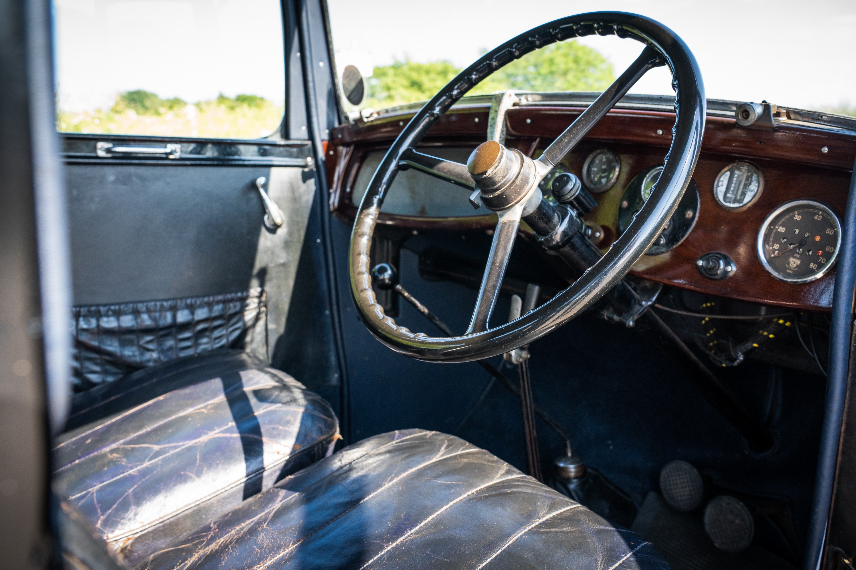 Lot 6 - 1933 Austin 10 Saloon