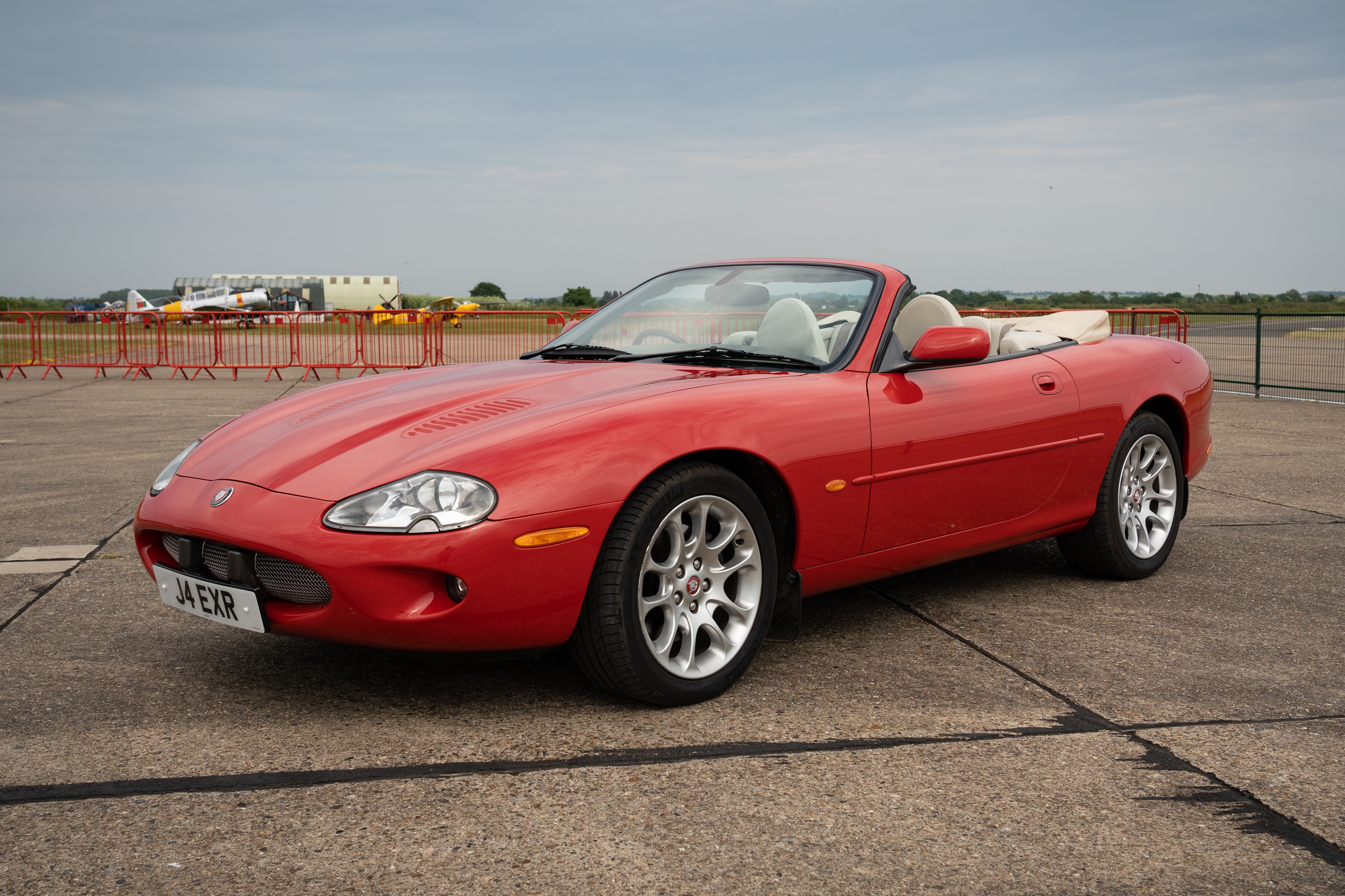 Lot 71 - 1999 Jaguar XKR Convertible