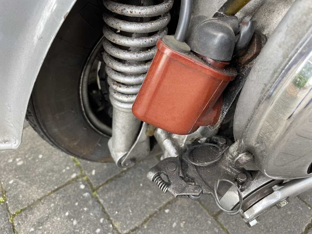 Lot 37 - 1960 Vespa (Douglas) GS VS5