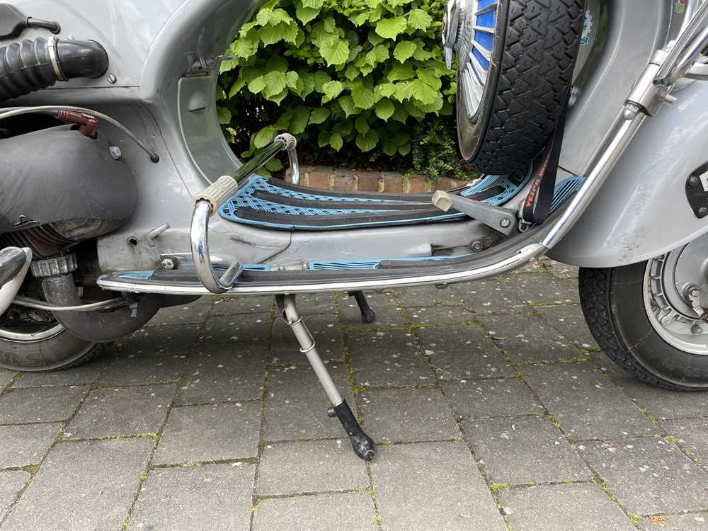 Lot 37 - 1960 Vespa (Douglas) GS VS5