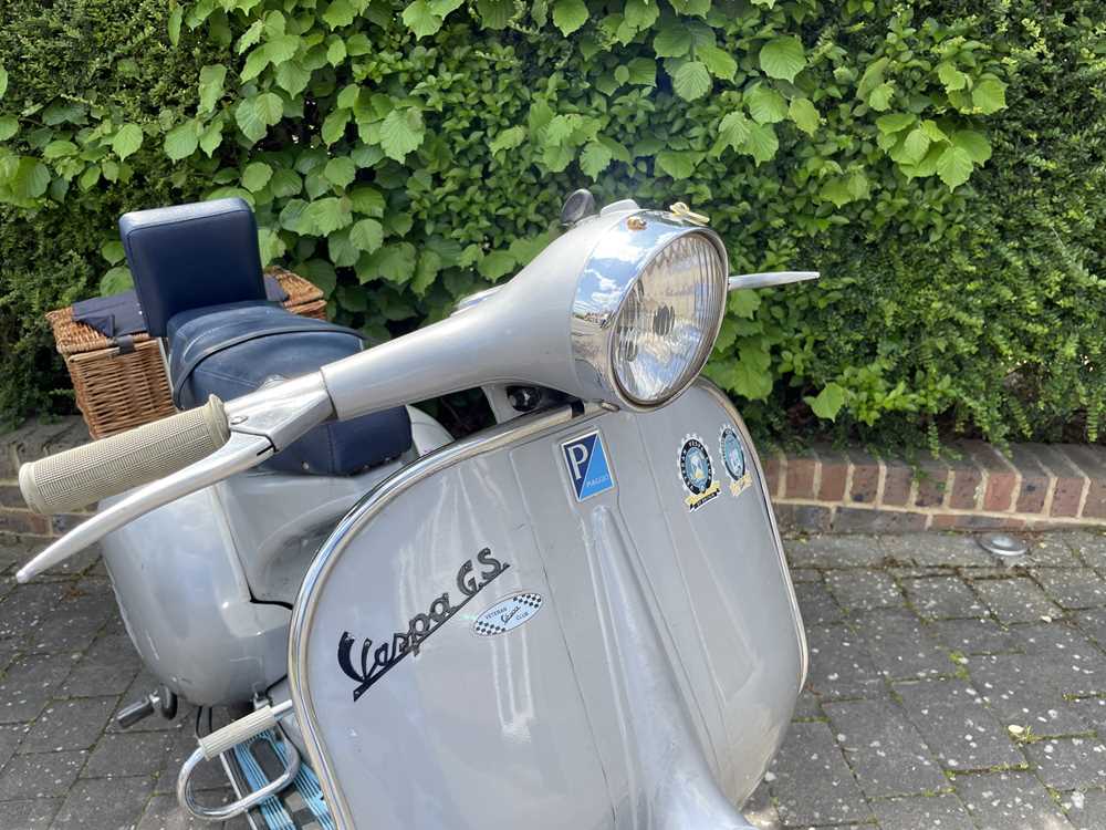 Lot 37 - 1960 Vespa (Douglas) GS VS5