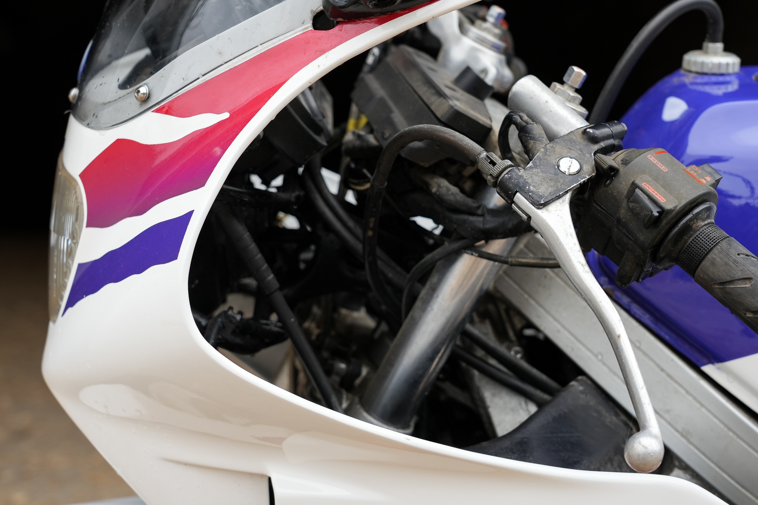 Lot 187 - 1995 Honda VFR400 NC24