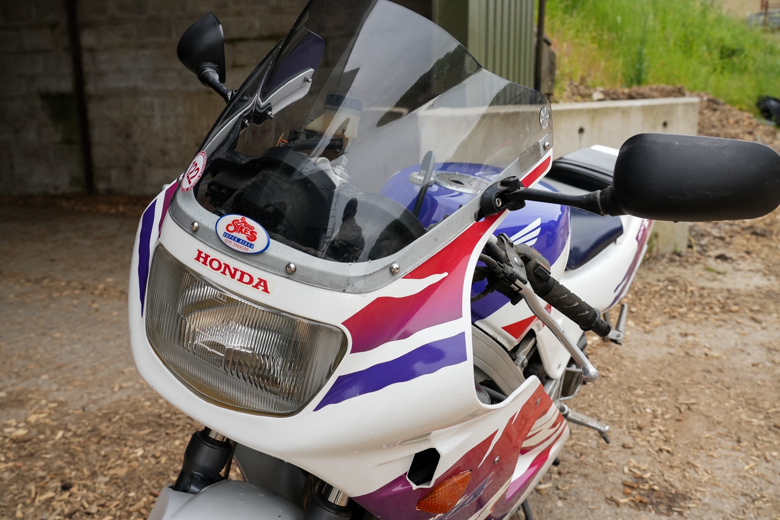 Lot 187 - 1995 Honda VFR400 NC24