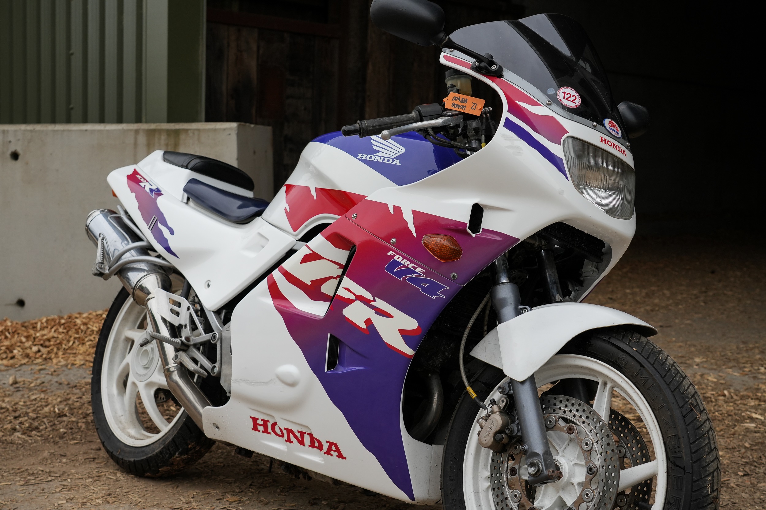 Lot 187 - 1995 Honda VFR400 NC24