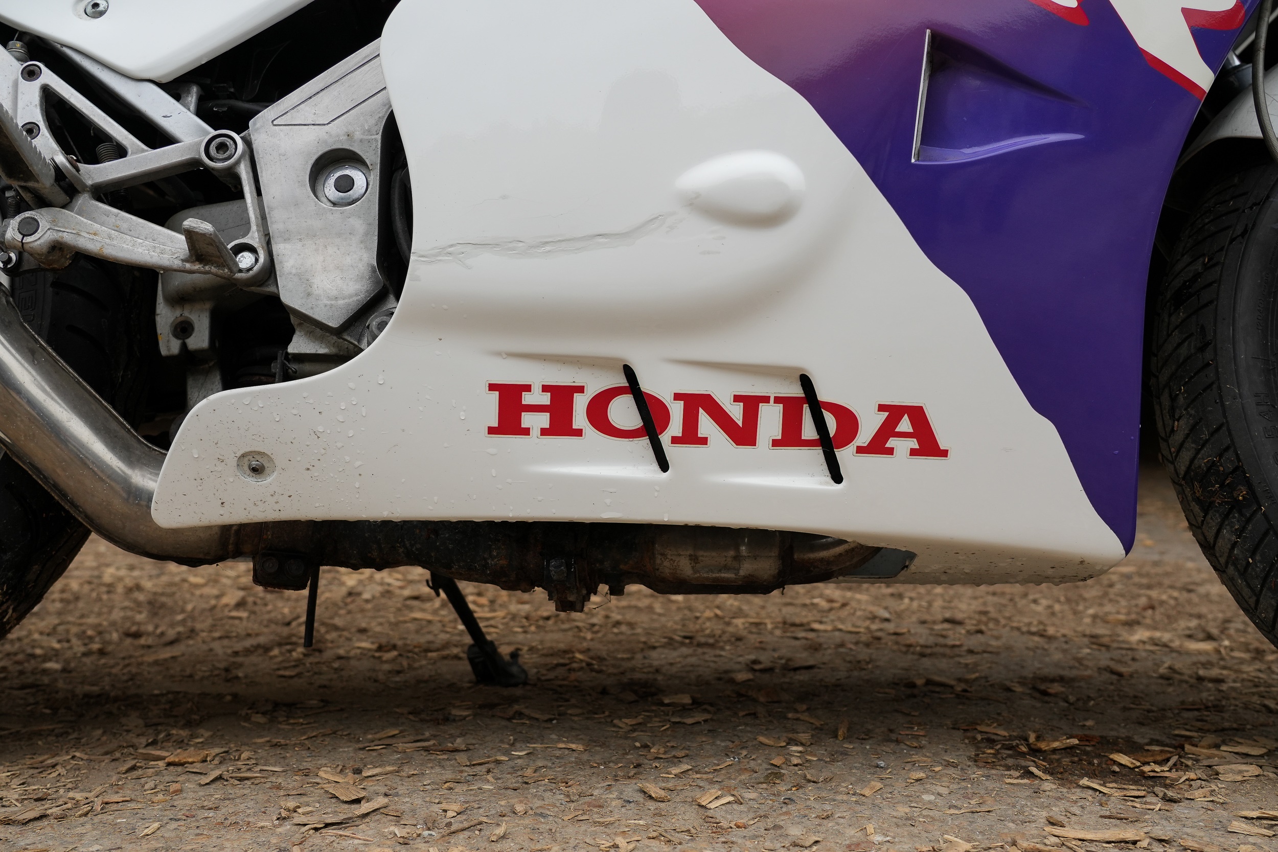 Lot 187 - 1995 Honda VFR400 NC24