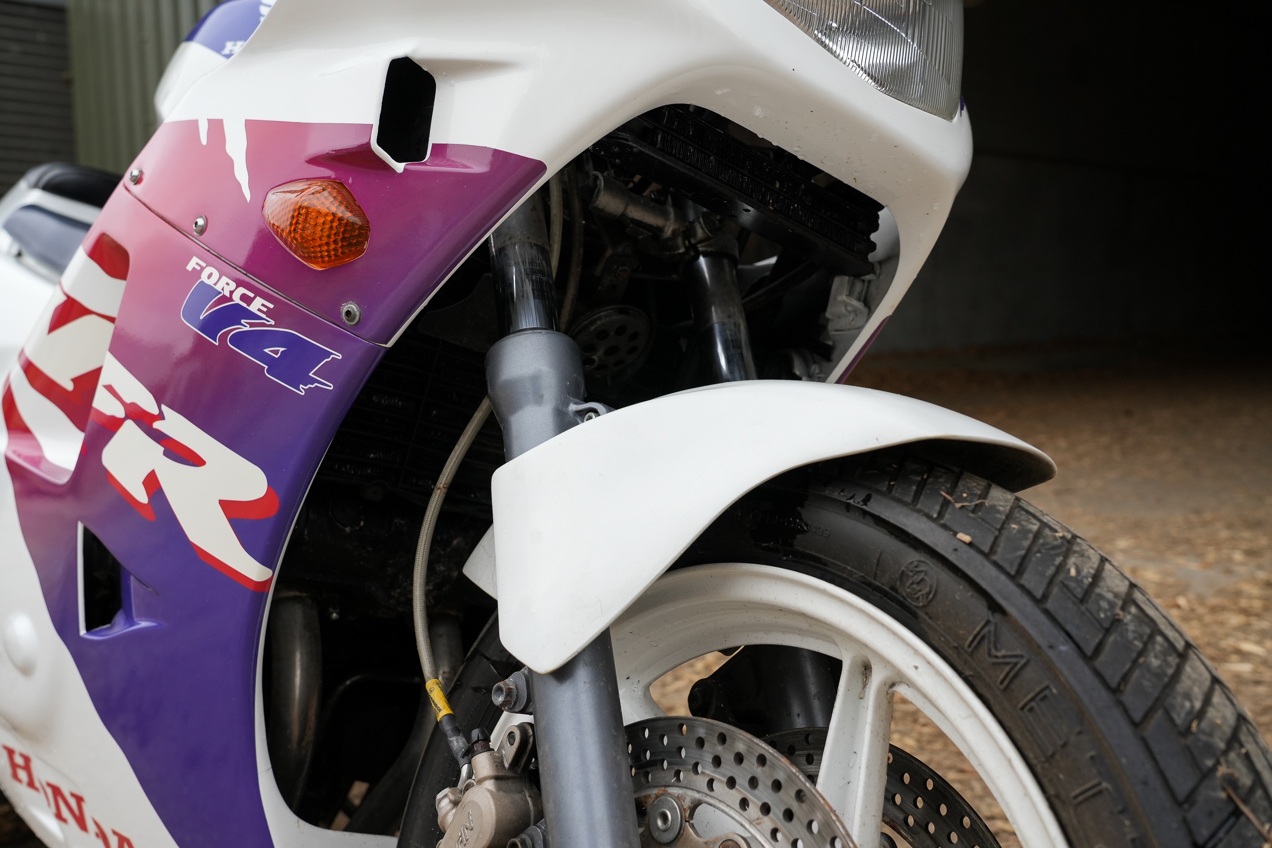 Lot 187 - 1995 Honda VFR400 NC24