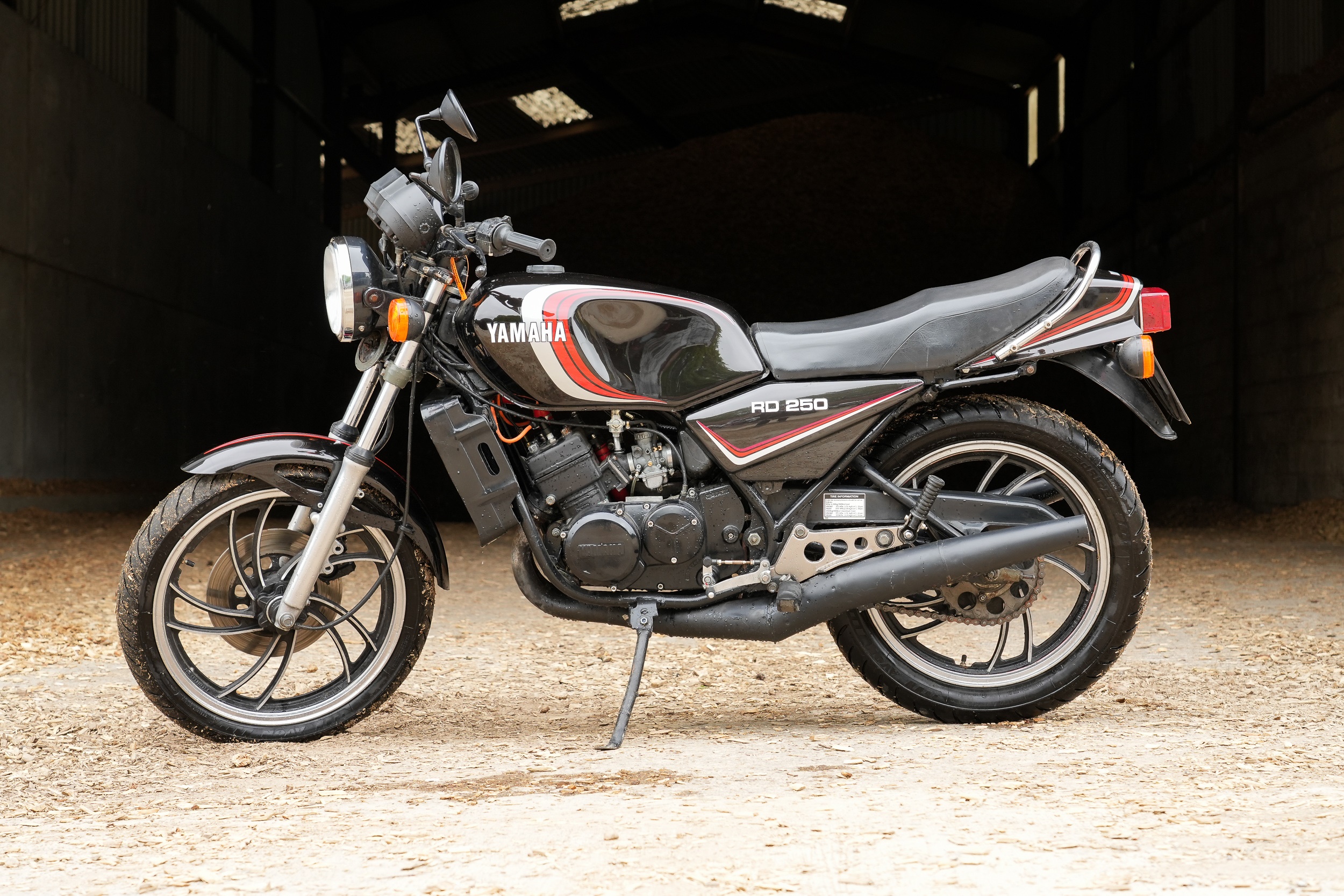 Lot 196 - 1983 Yamaha RD250LC