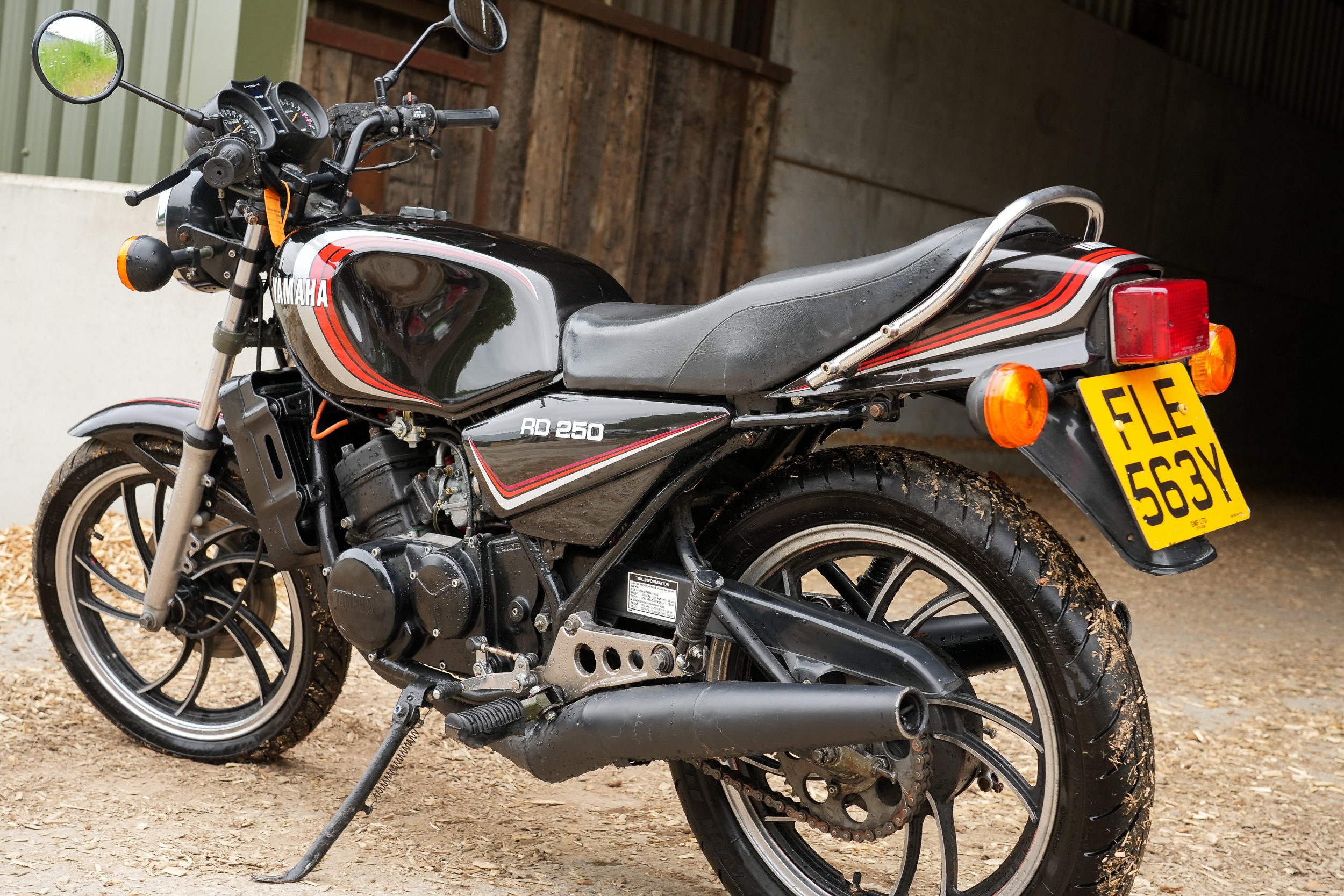 Lot 196 - 1983 Yamaha RD250LC