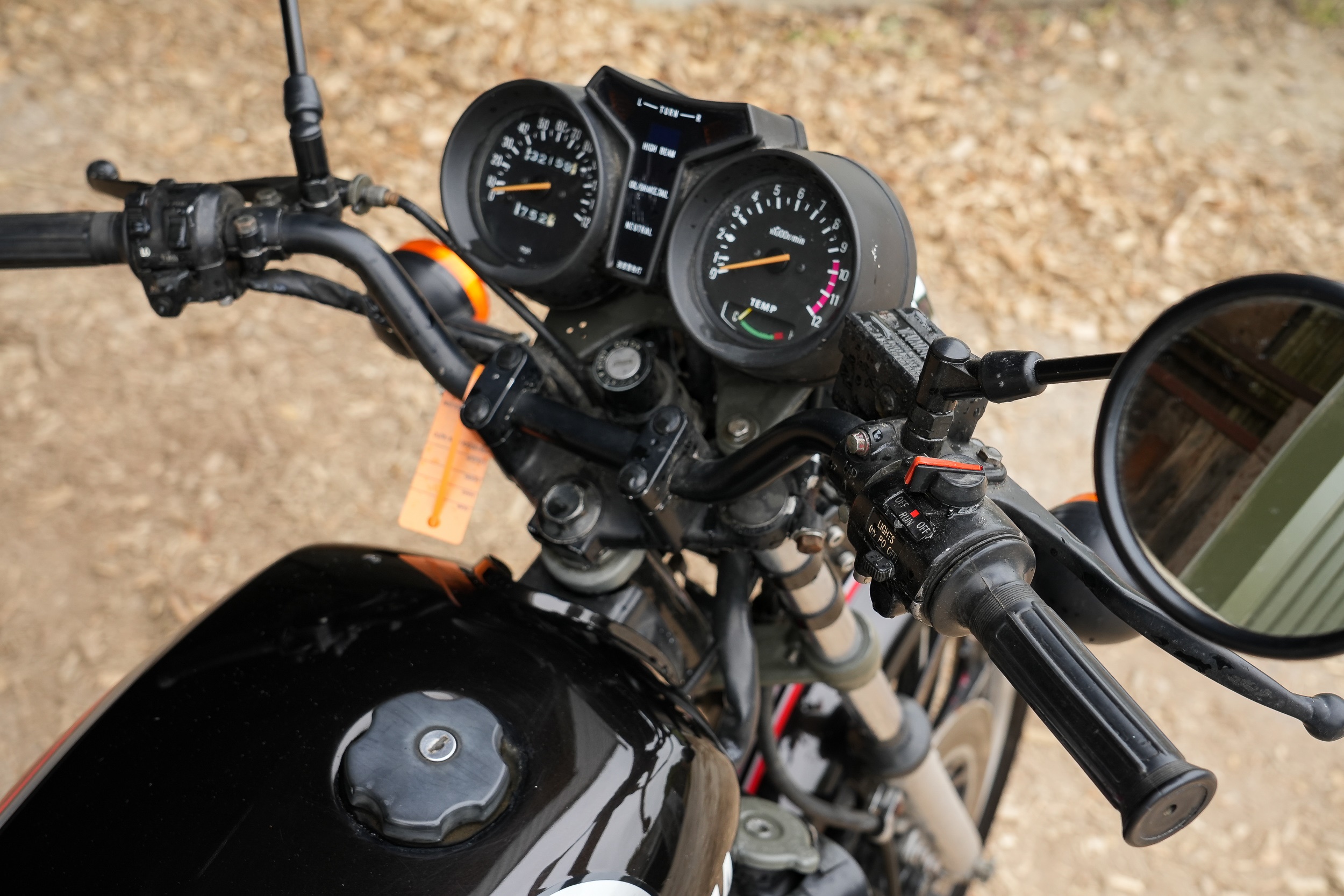 Lot 196 - 1983 Yamaha RD250LC