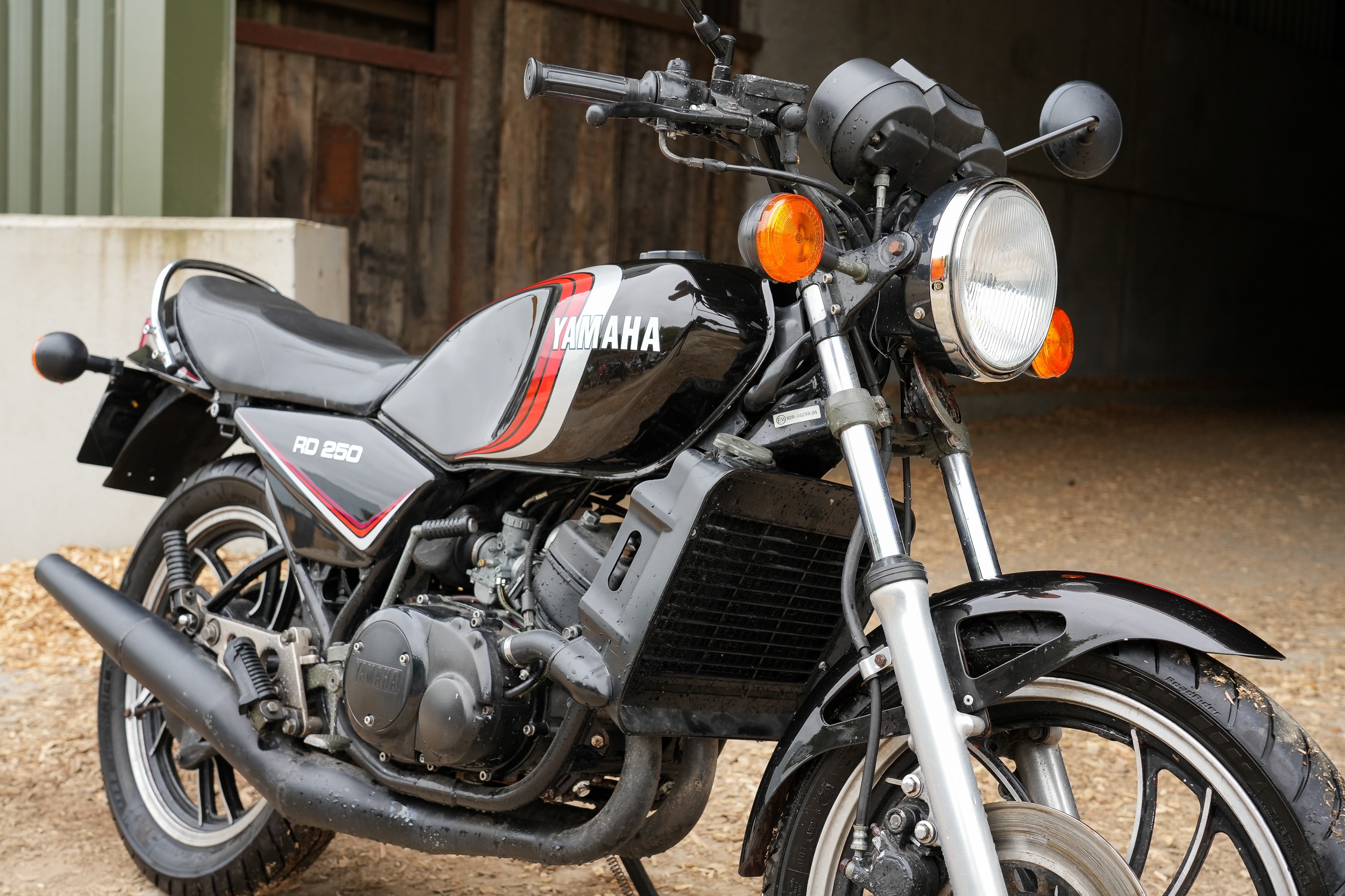 Lot 196 - 1983 Yamaha RD250LC