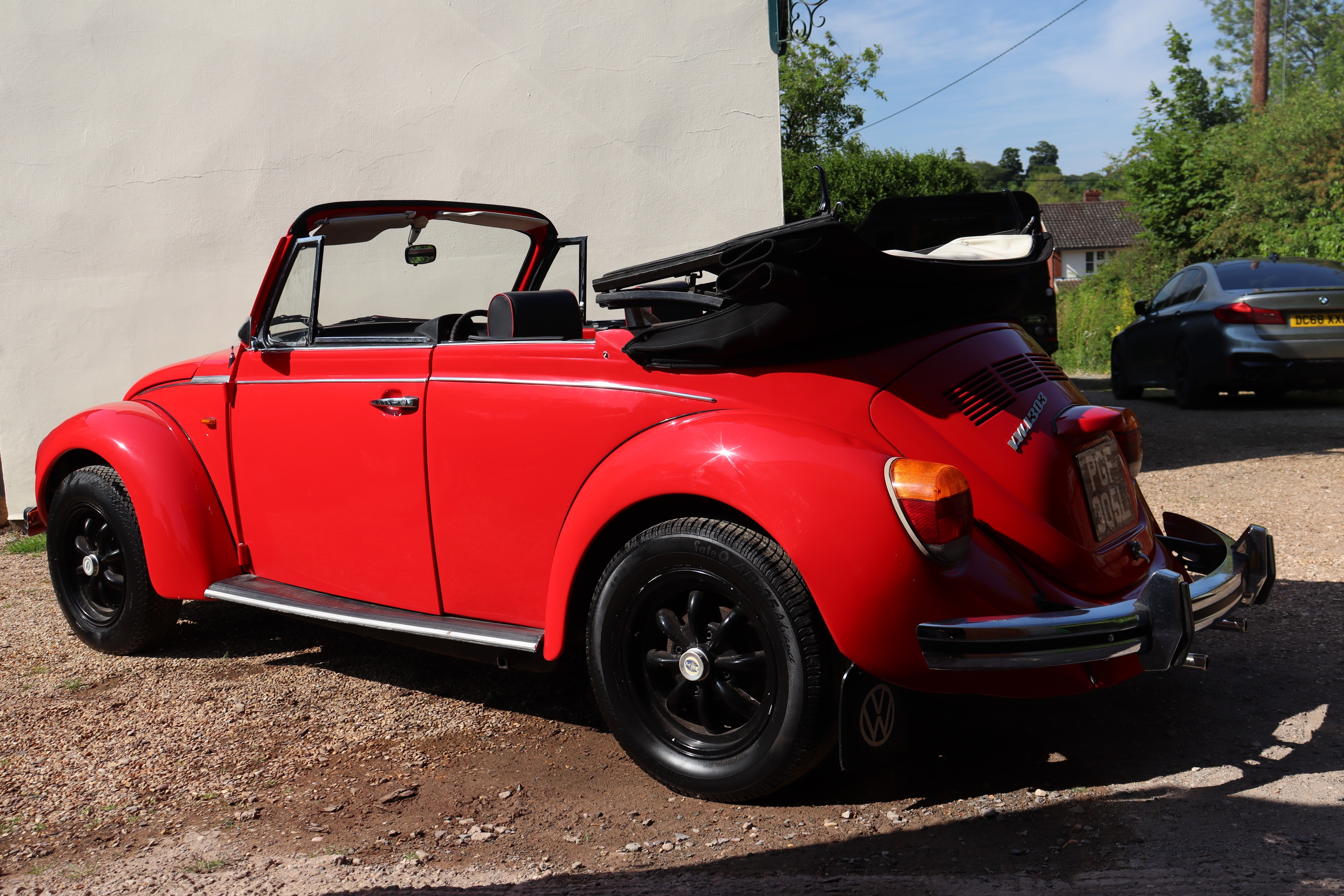 Lot 24 - 1973 Volkswagen Beetle Karmann Cabriolet