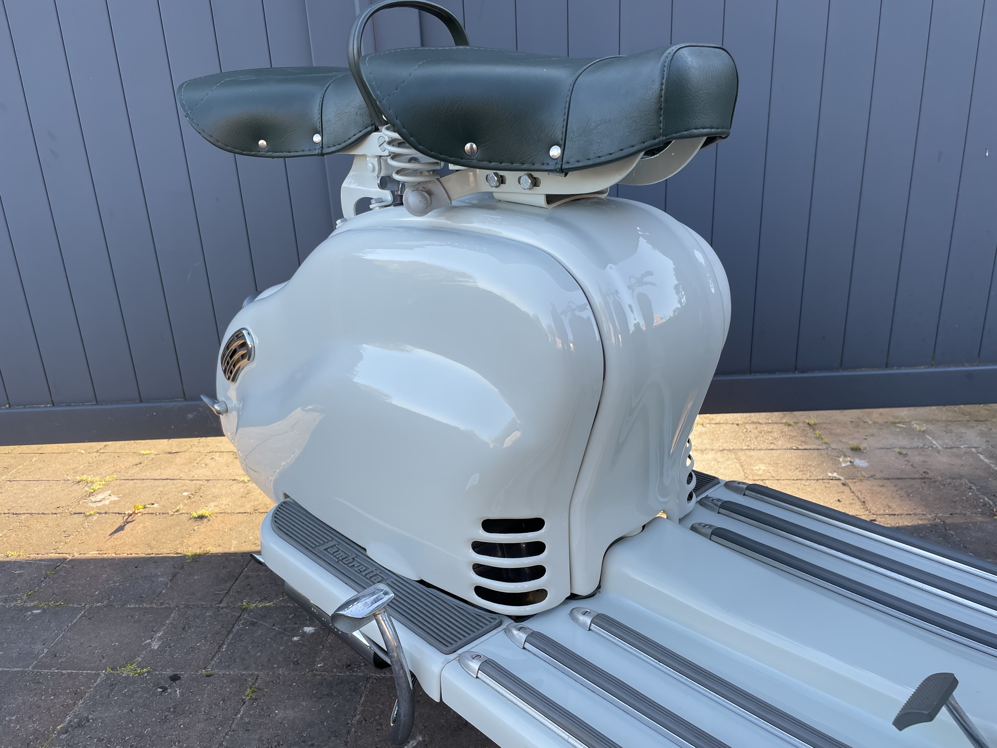 Lot 10 - 1956 Lambretta LD150 Mk2
