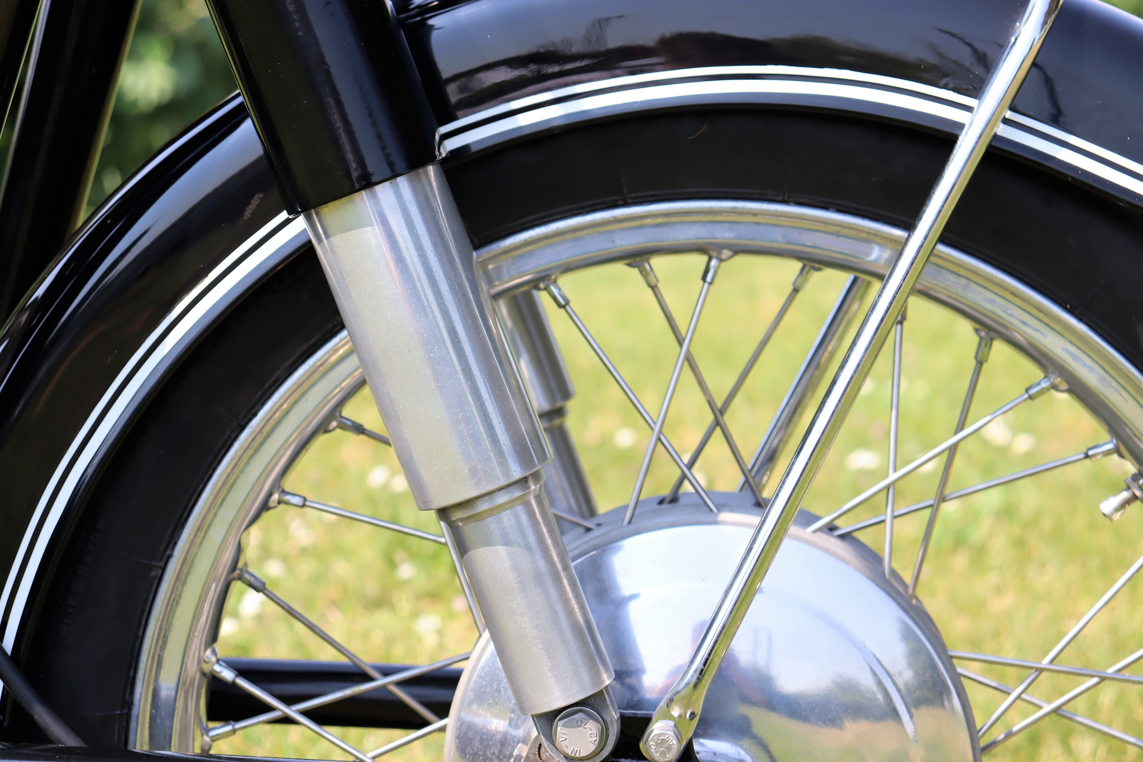 Lot 257 - 1964 BMW R27