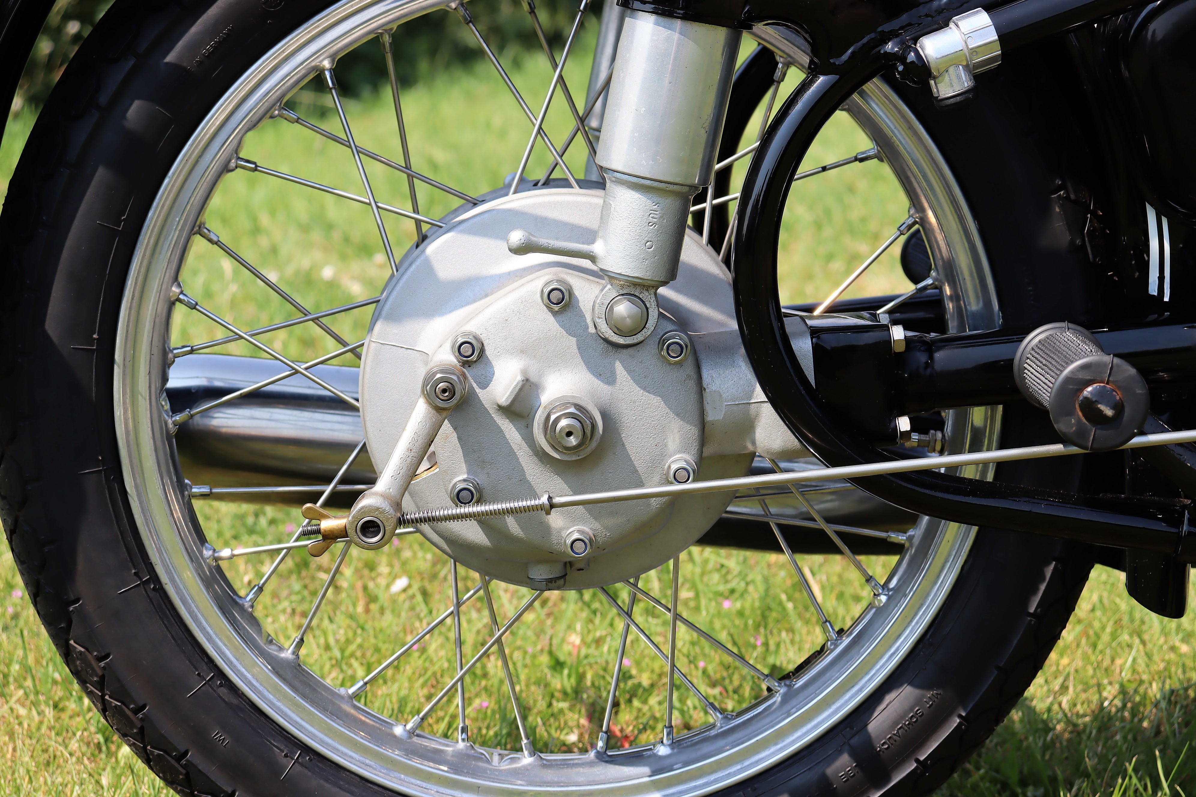 Lot 257 - 1964 BMW R27