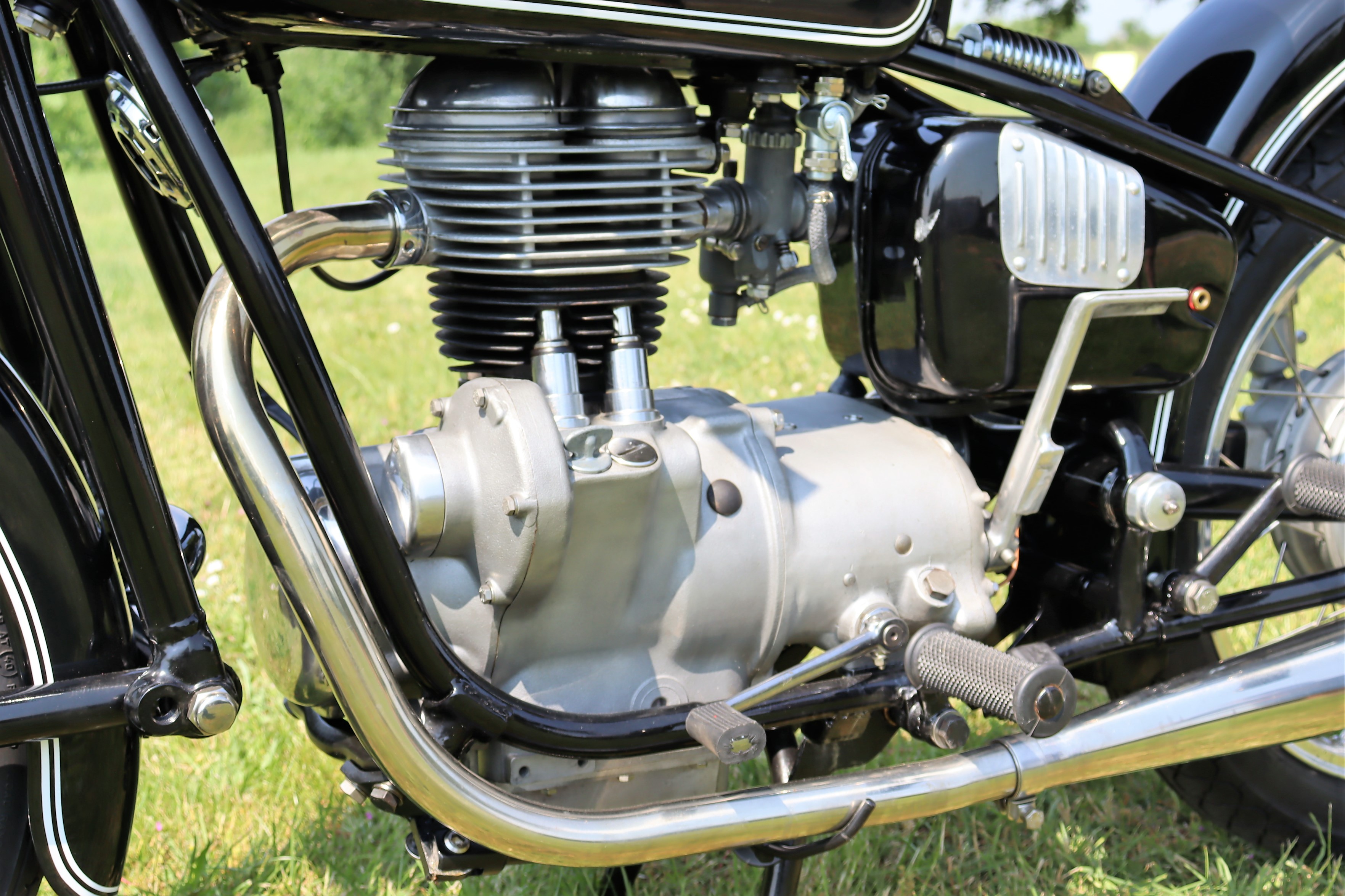 Lot 257 - 1964 BMW R27