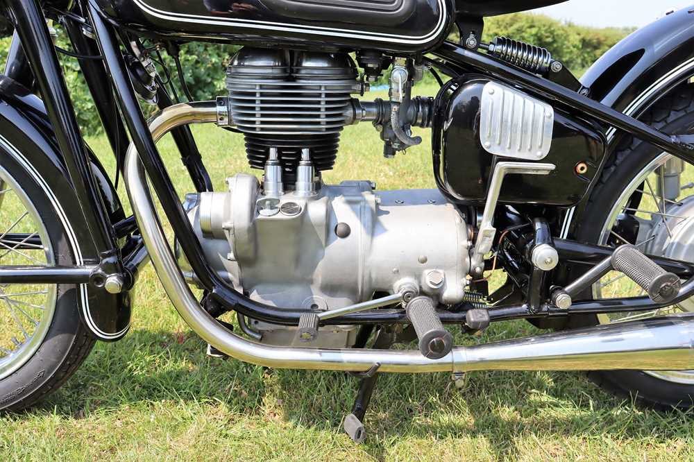 Lot 257 - 1964 BMW R27
