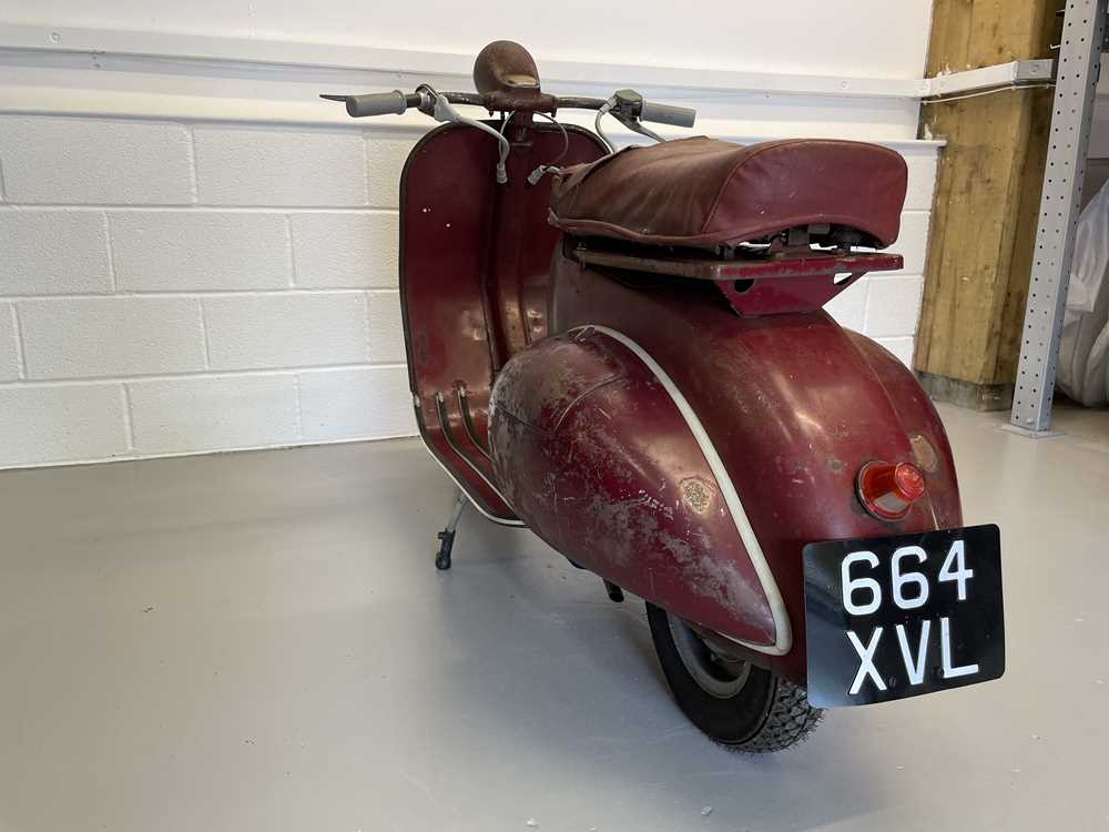 Lot 24 - 1957 Vespa Douglas 92L2