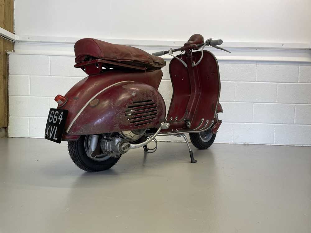 Lot 24 - 1957 Vespa Douglas 92L2