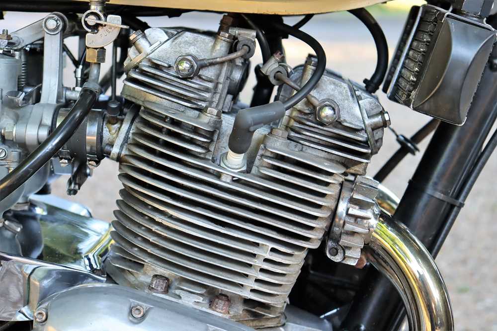 Lot 162 - 1976 Triumph T160