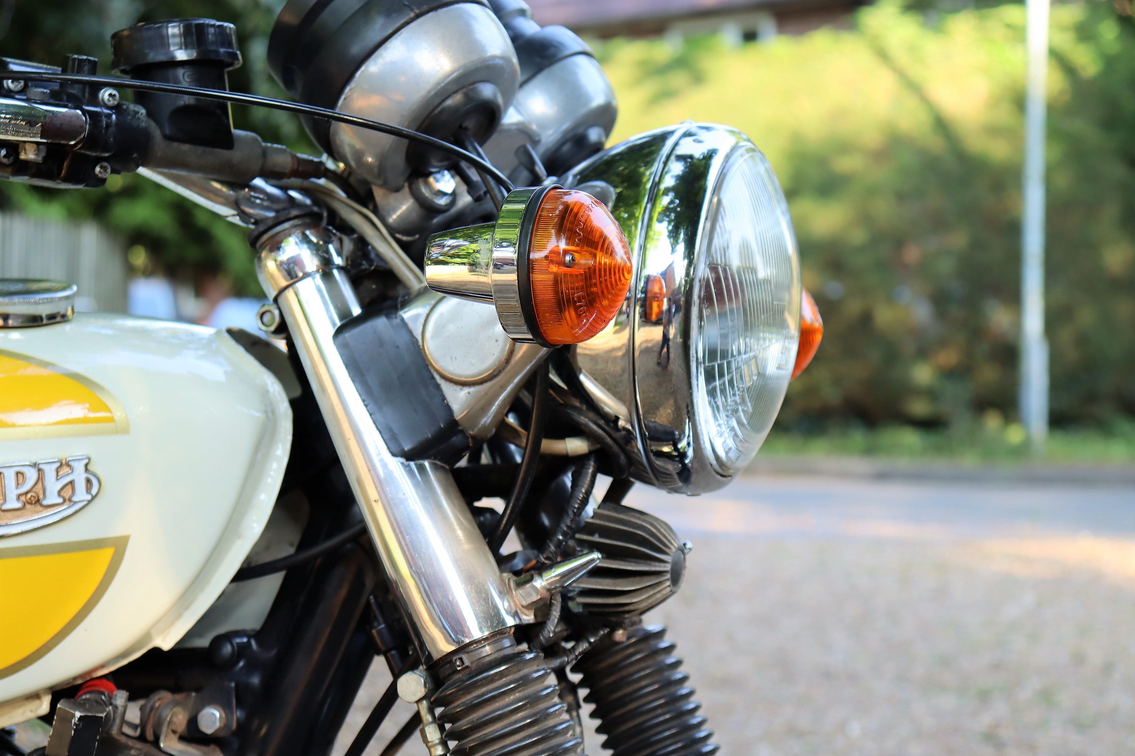 Lot 162 - 1976 Triumph T160