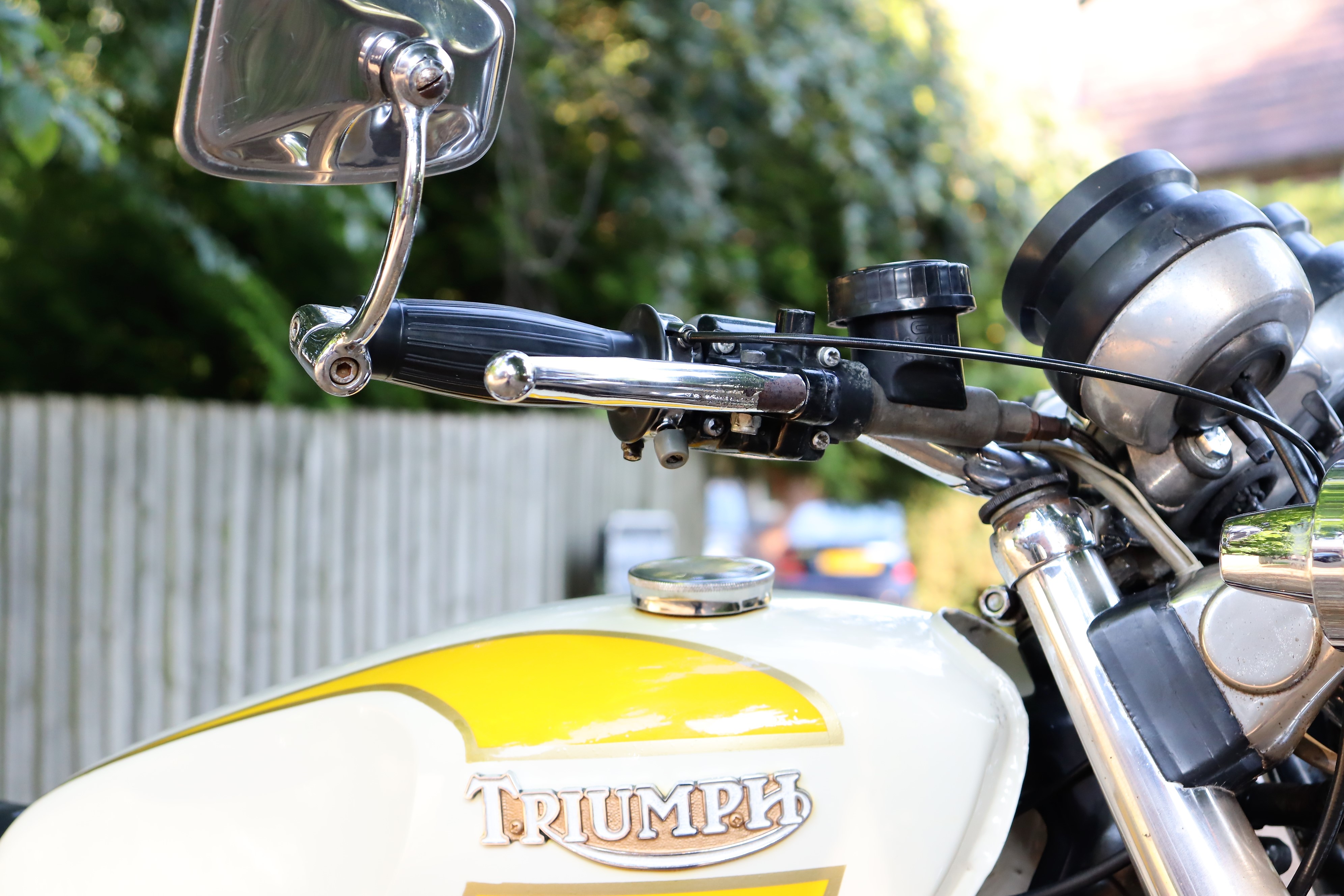 Lot 162 - 1976 Triumph T160