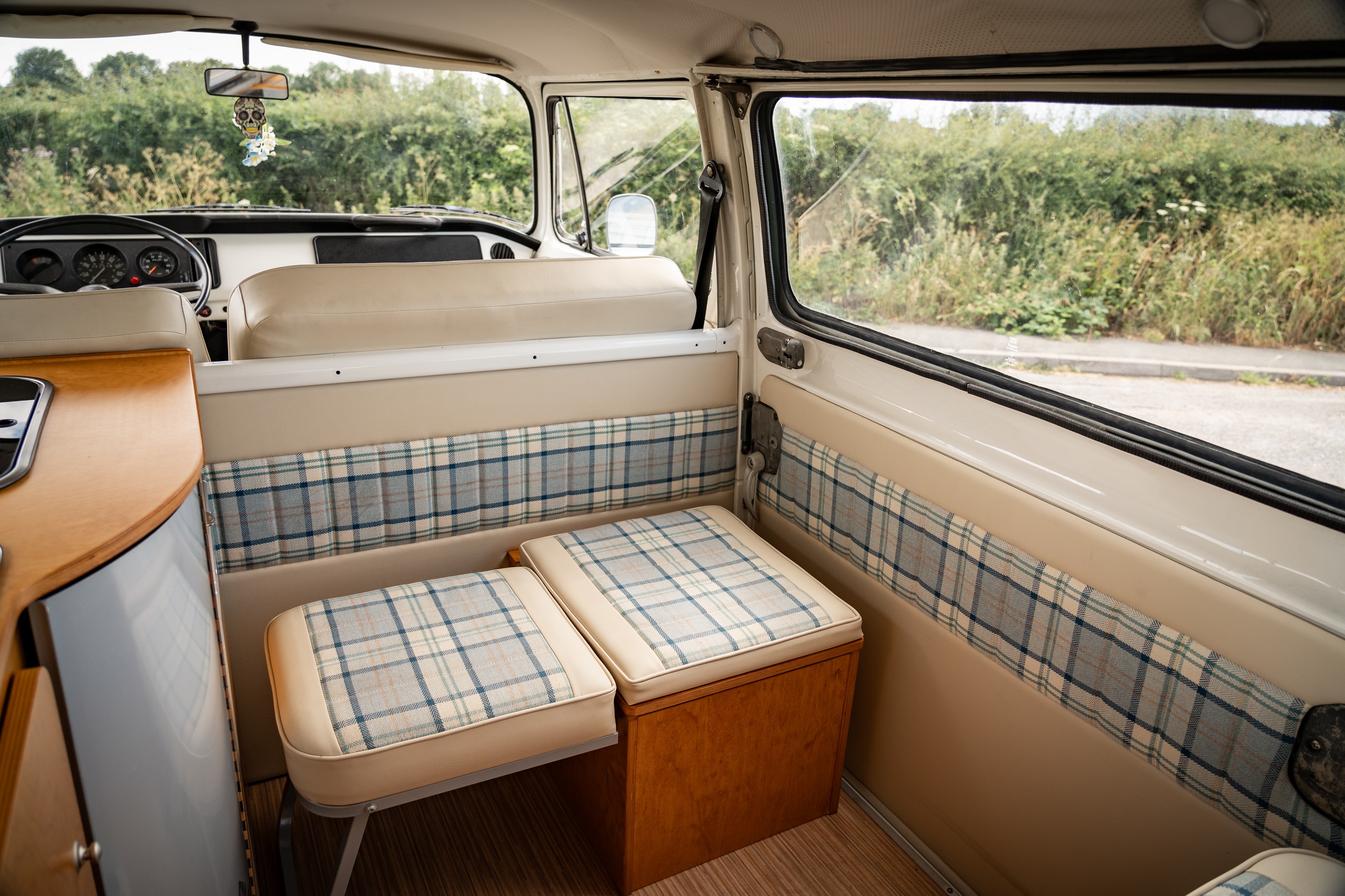 Lot 61 - 1976 Volkswagen Type 2 Camper Van