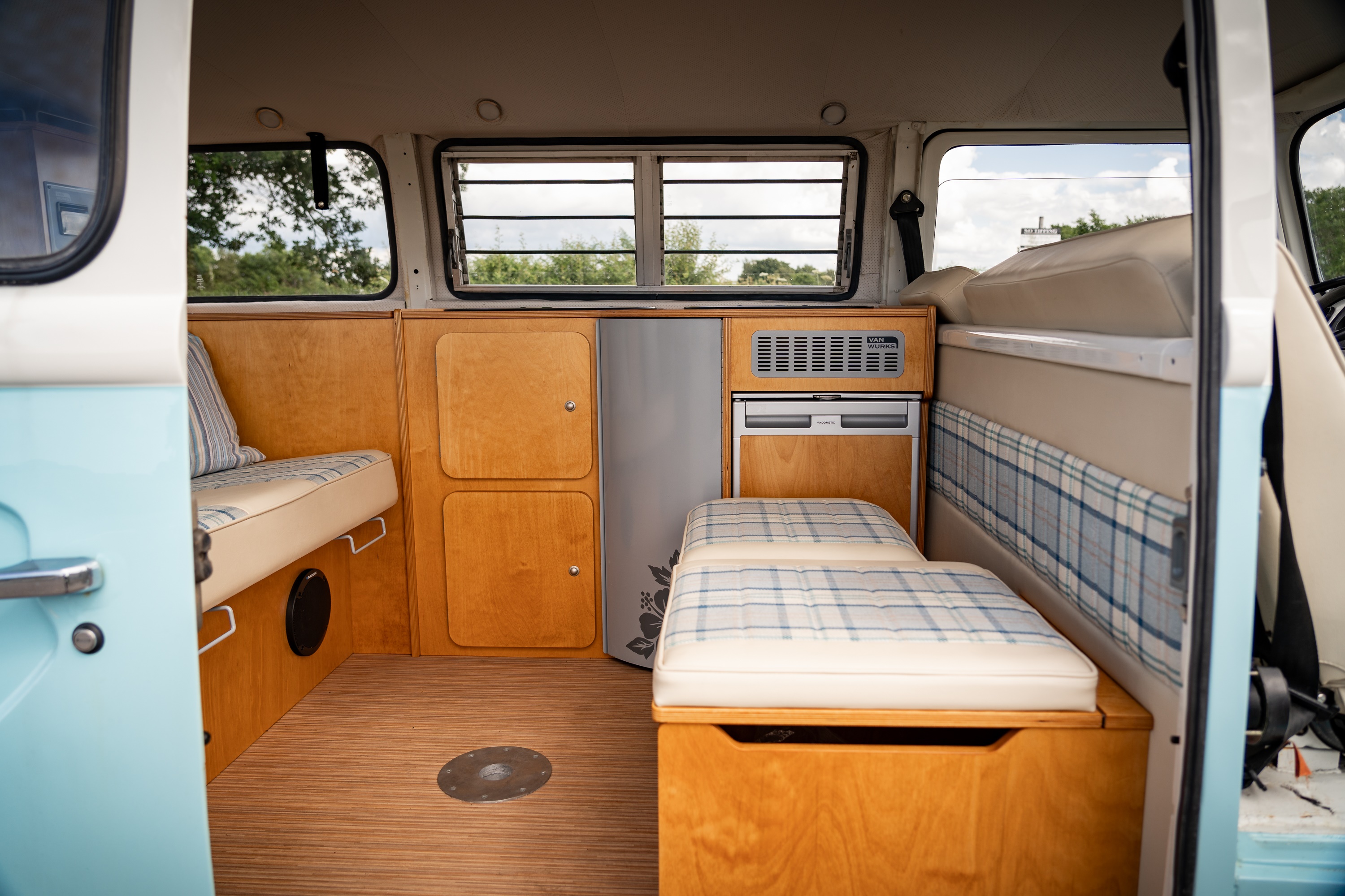 Lot 61 - 1976 Volkswagen Type 2 Camper Van