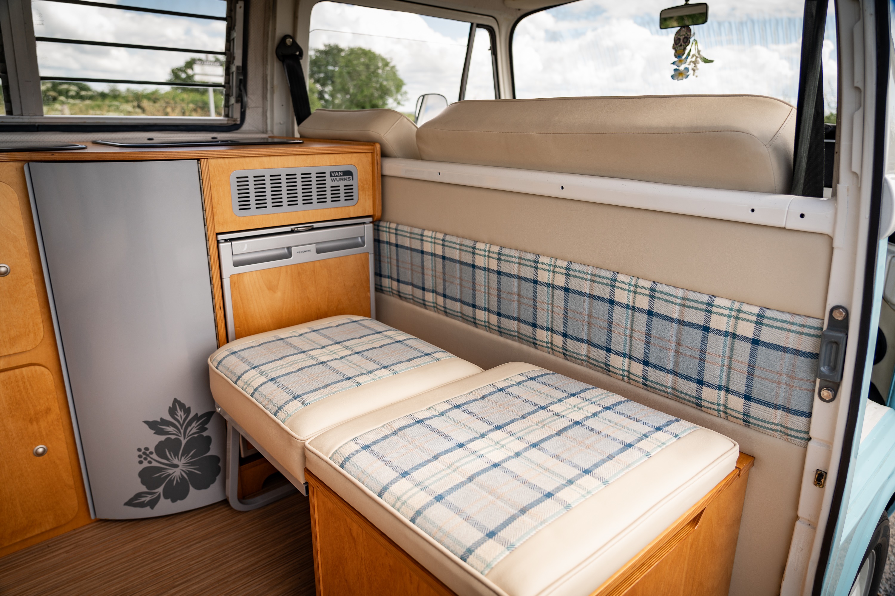 Lot 61 - 1976 Volkswagen Type 2 Camper Van