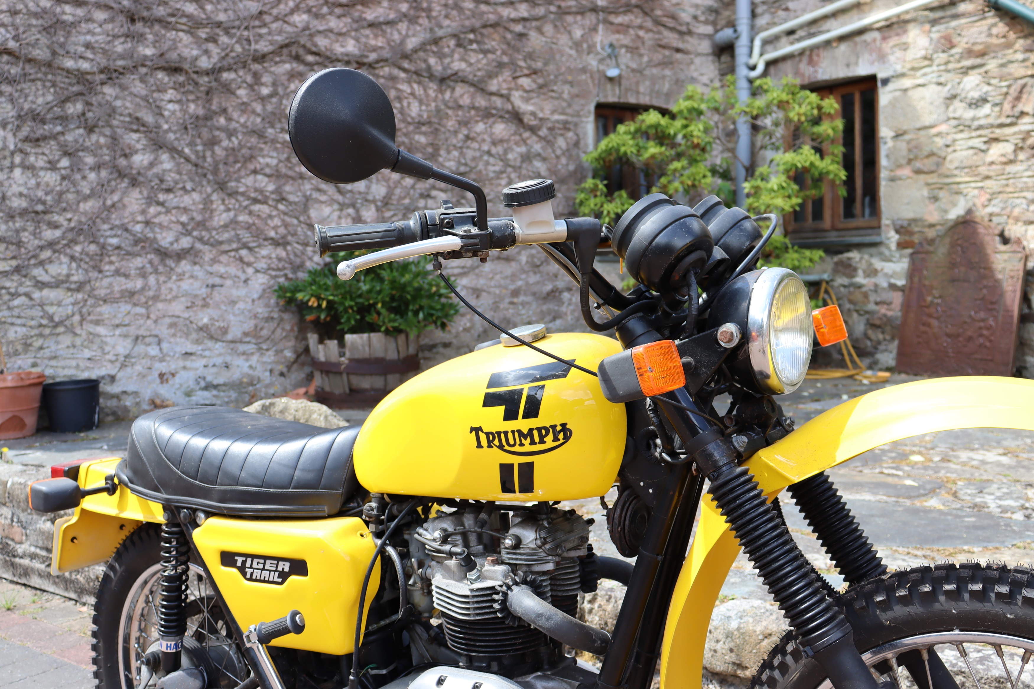 Lot 213 - 1981 Triumph 750 Tiger Trail Homage