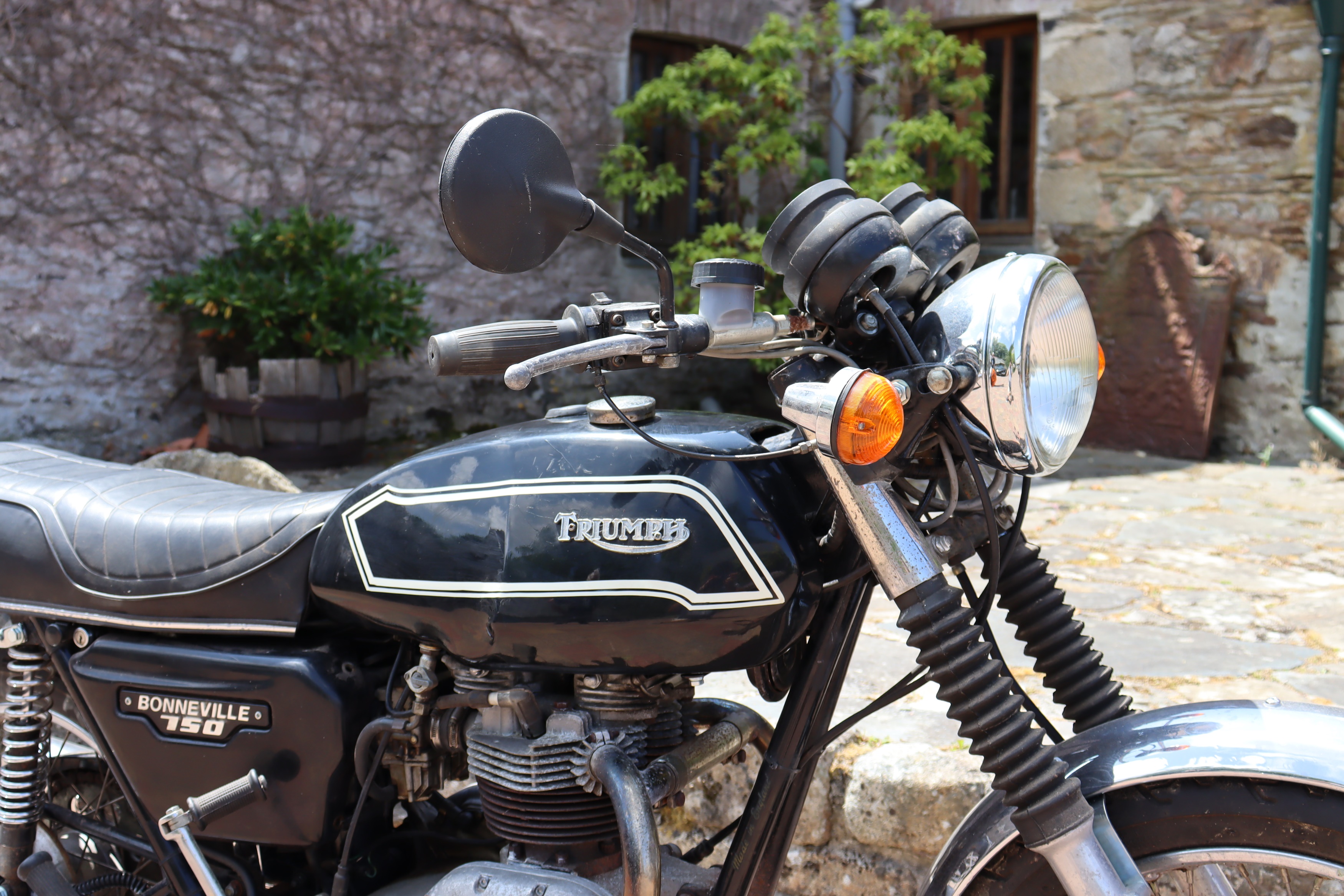Lot 166 - 1980 Triumph T140 Bonneville