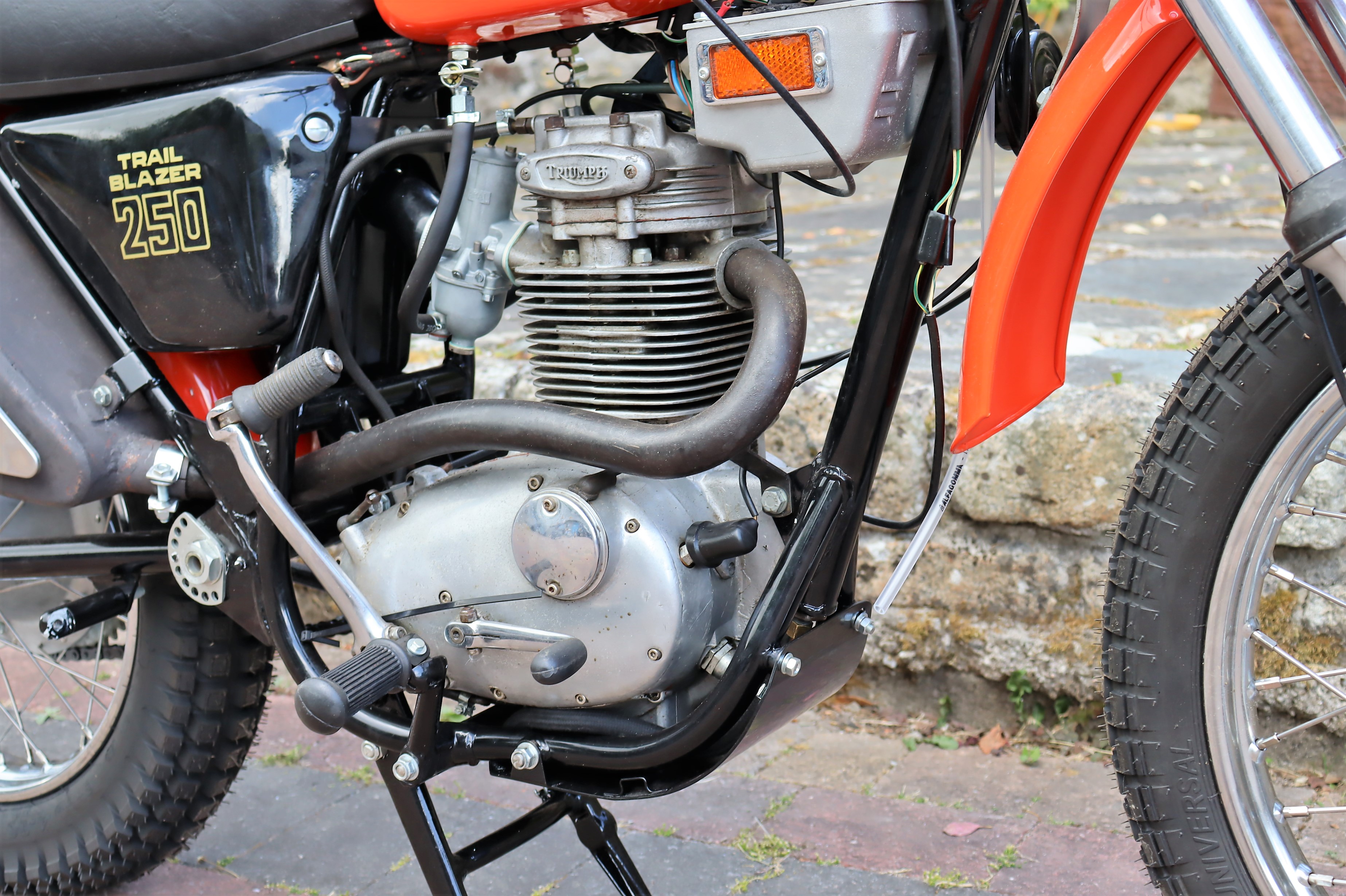 Lot 160 - Triumph T25T Trail Blazer