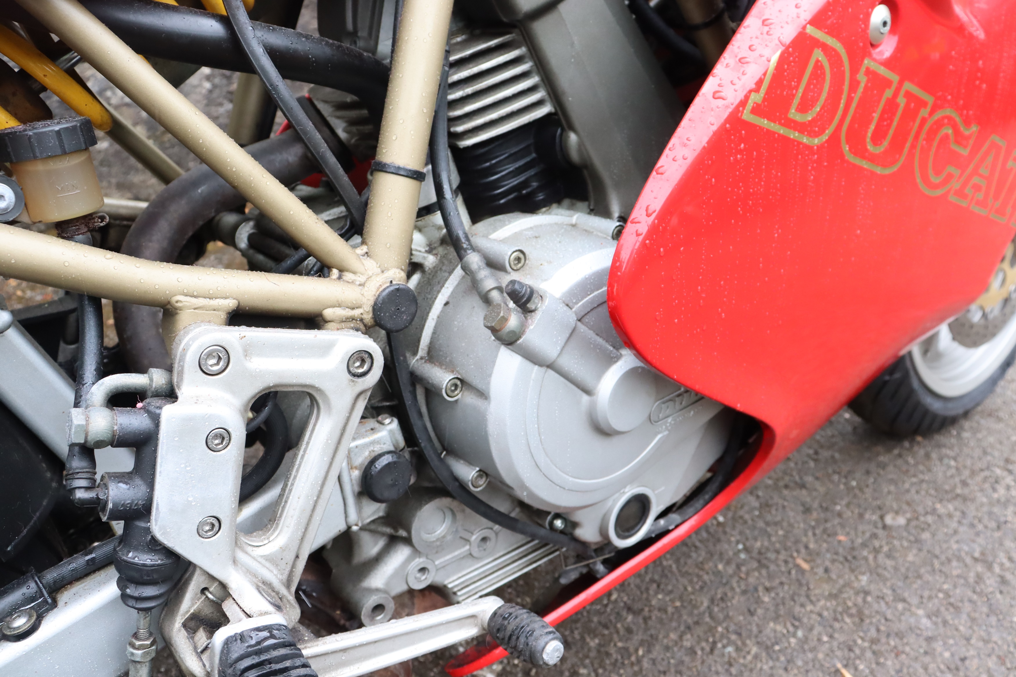 Lot 112 - 1998 Ducati 750SS