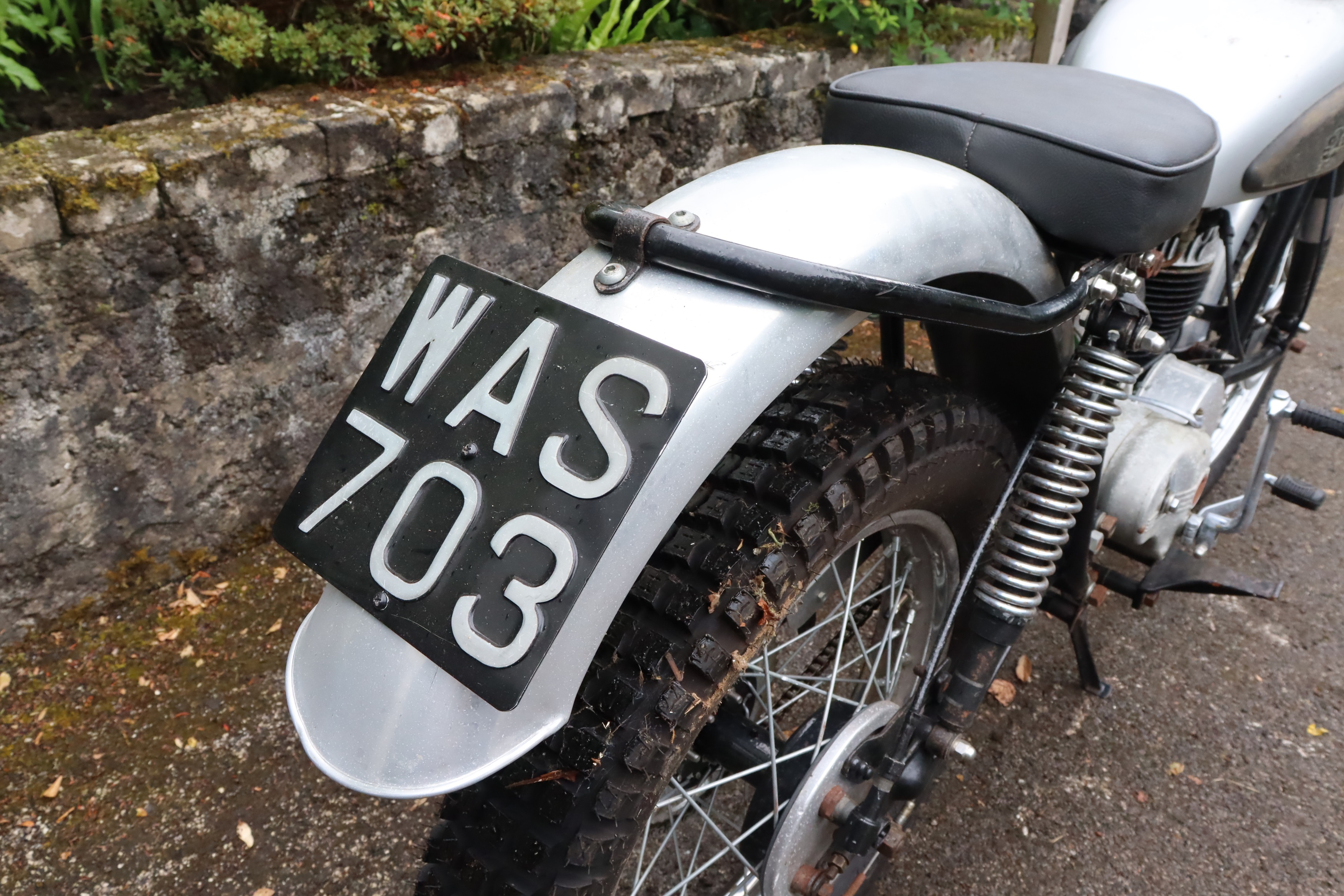 Lot 120 - 1955 DOT 197 Trials