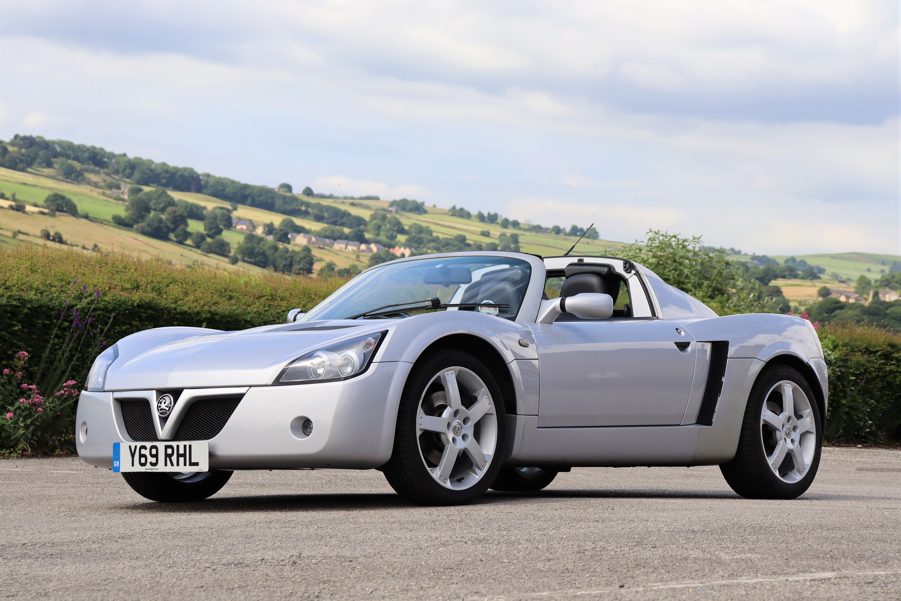 Lot 92 - 2001 Vauxhall VX220