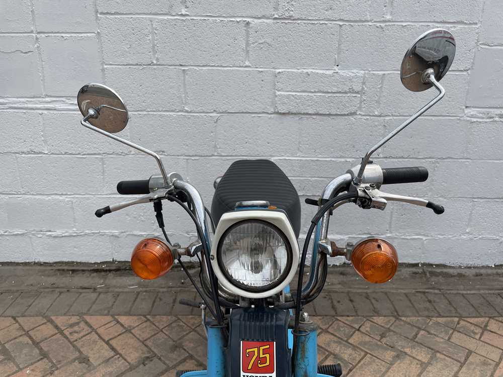 Lot 25 - 1979 Honda NF75 Hondamatic