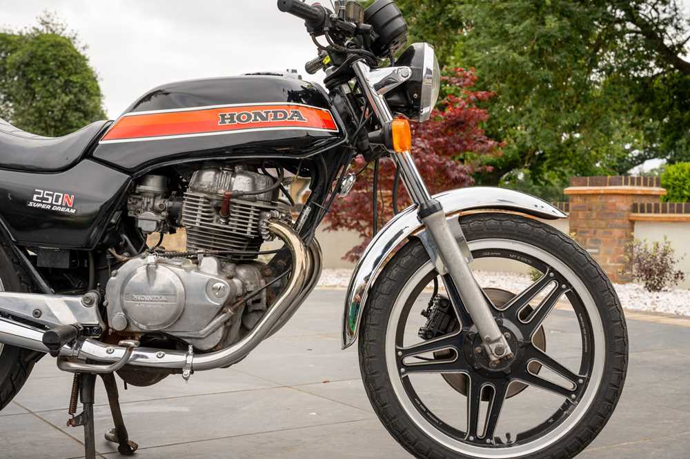 Lot 284 - 1981 Honda CB250N Superdream