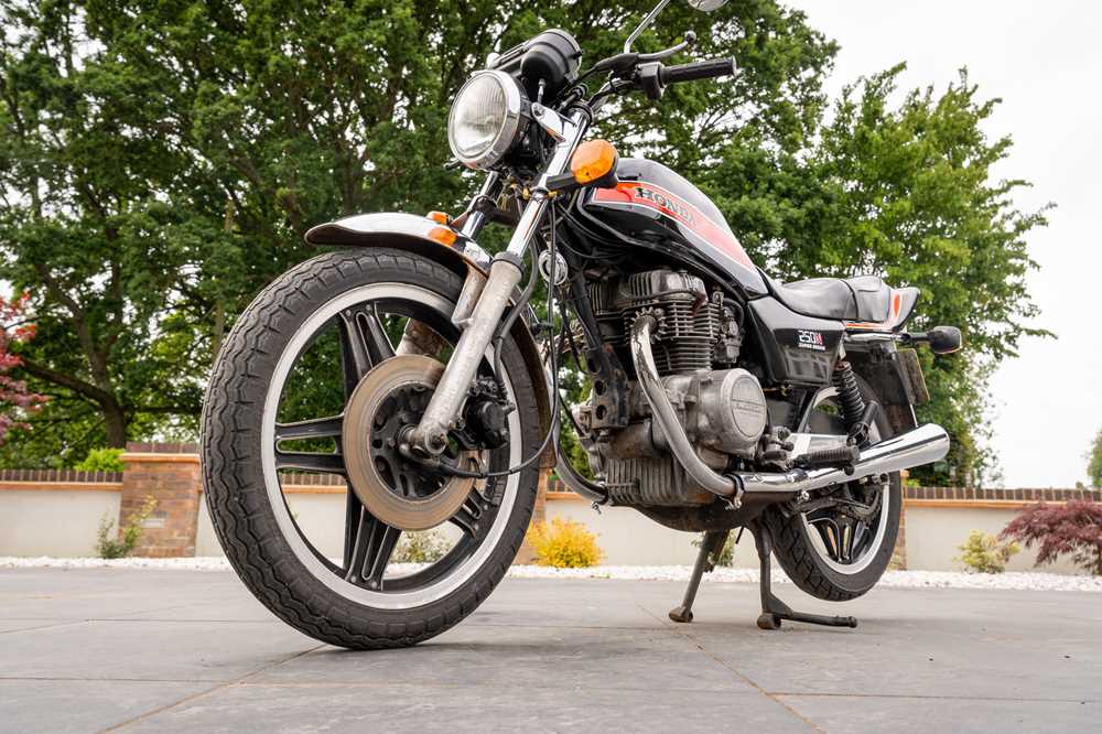 Lot 284 - 1981 Honda CB250N Superdream