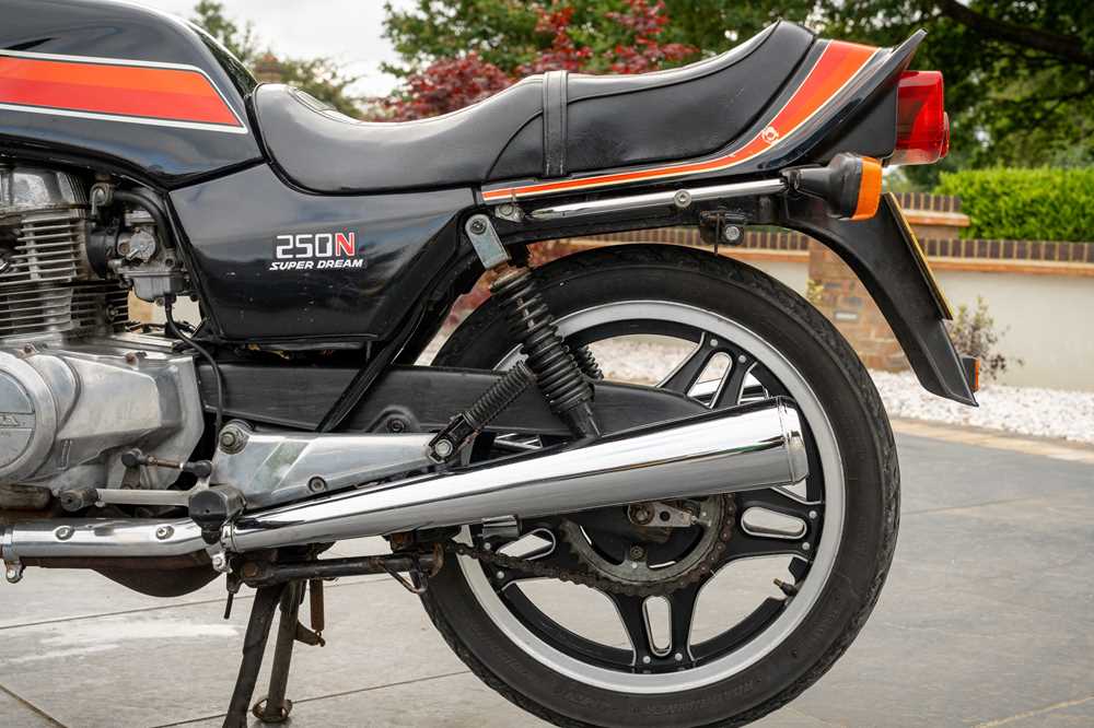 Lot 284 - 1981 Honda CB250N Superdream