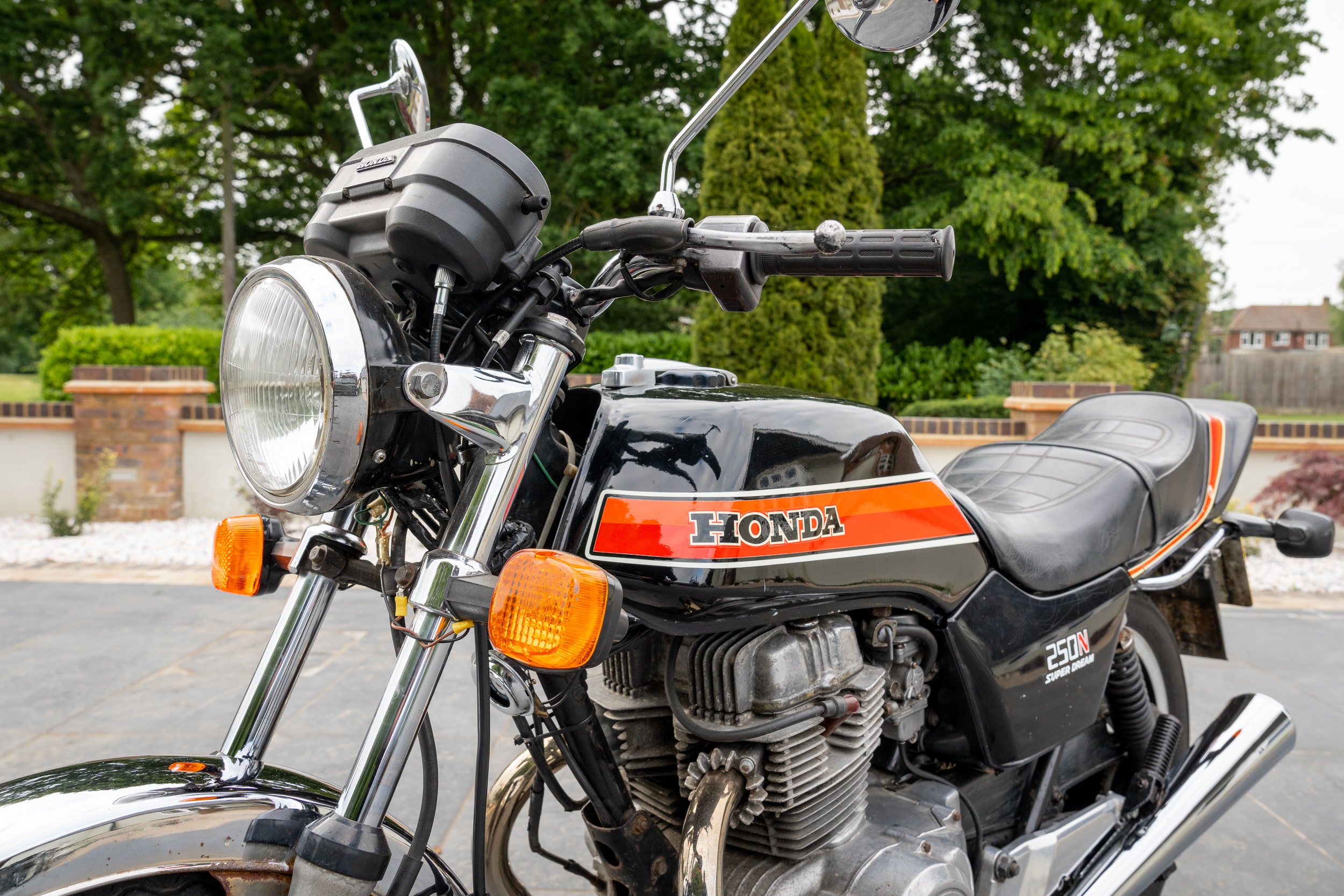 Lot 284 - 1981 Honda CB250N Superdream