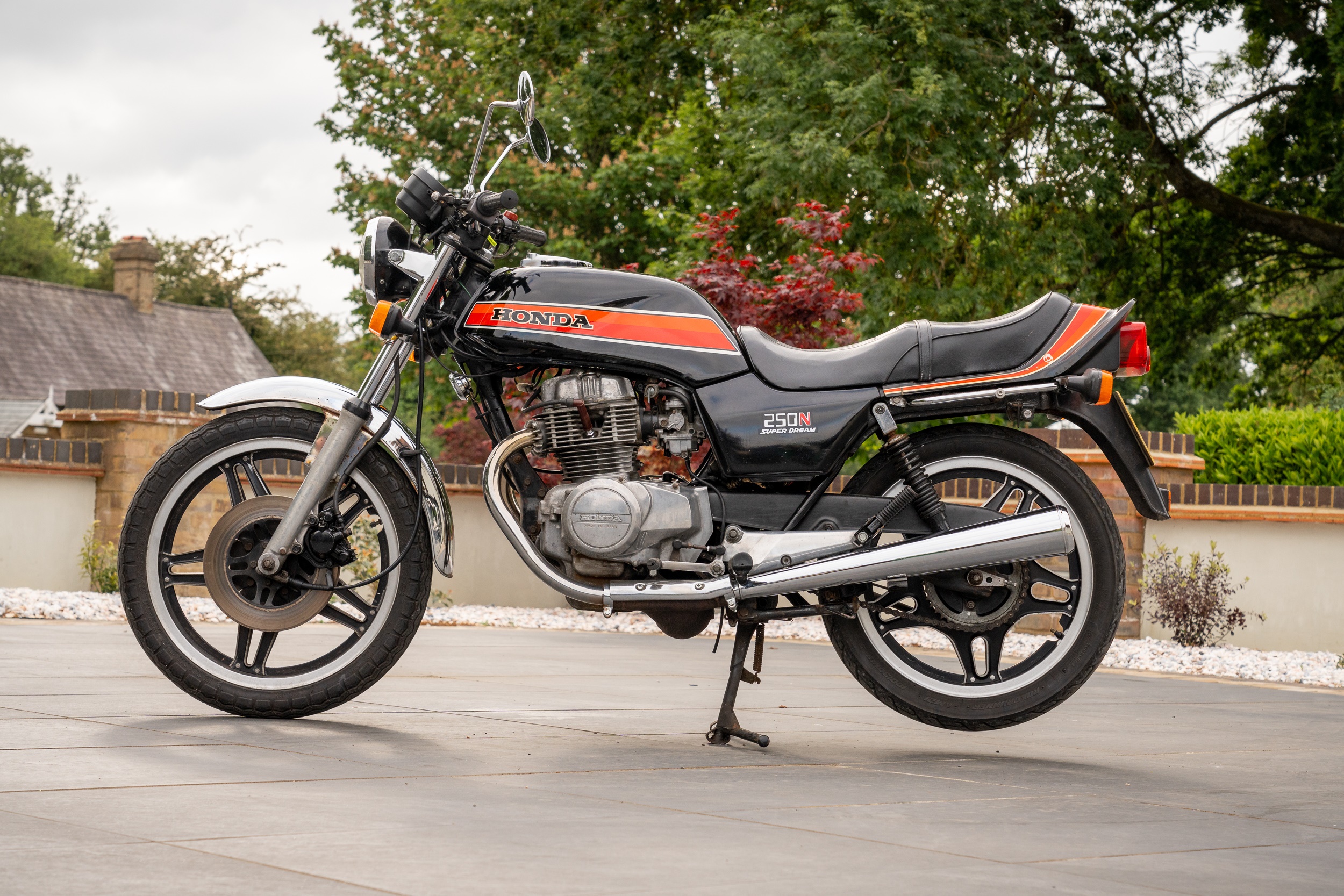 Lot 284 - 1981 Honda CB250N Superdream