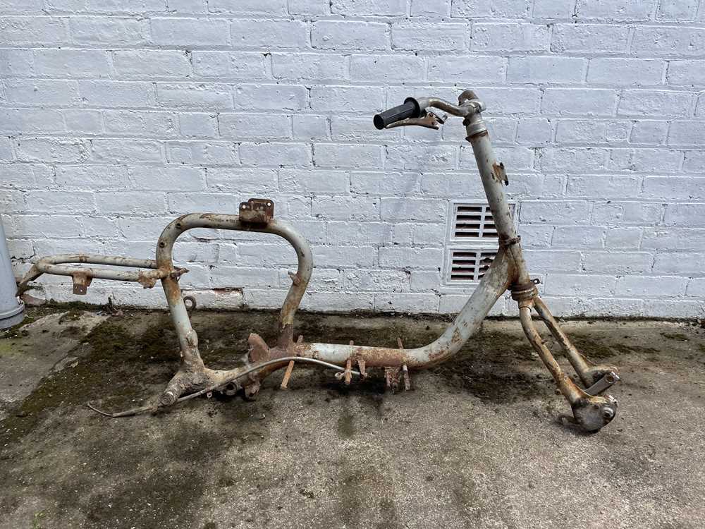 Lot 15 - c.1950 Lambretta 8 x Open Frame Chassis