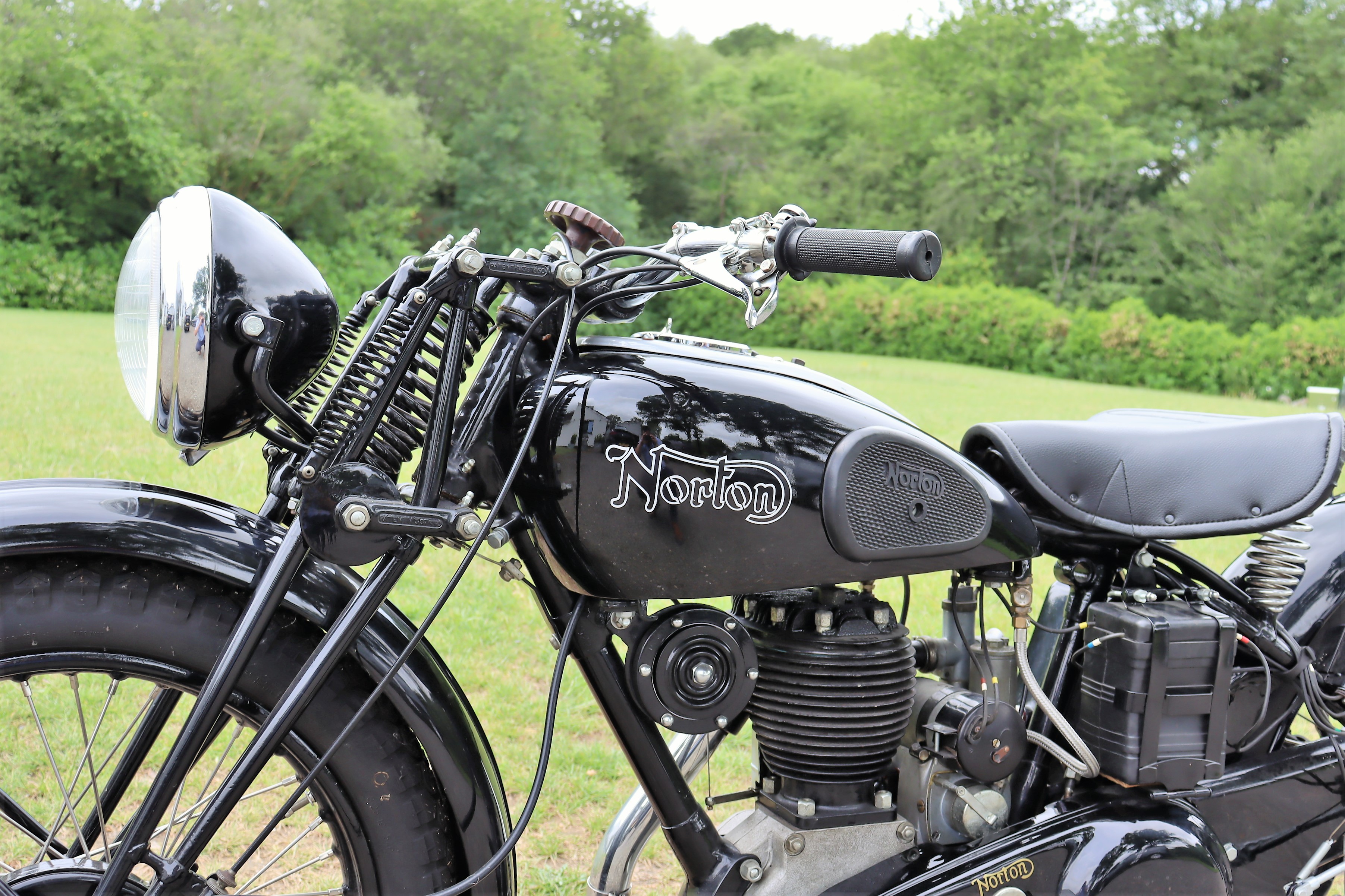 Lot 107 - 1943 Norton 16H