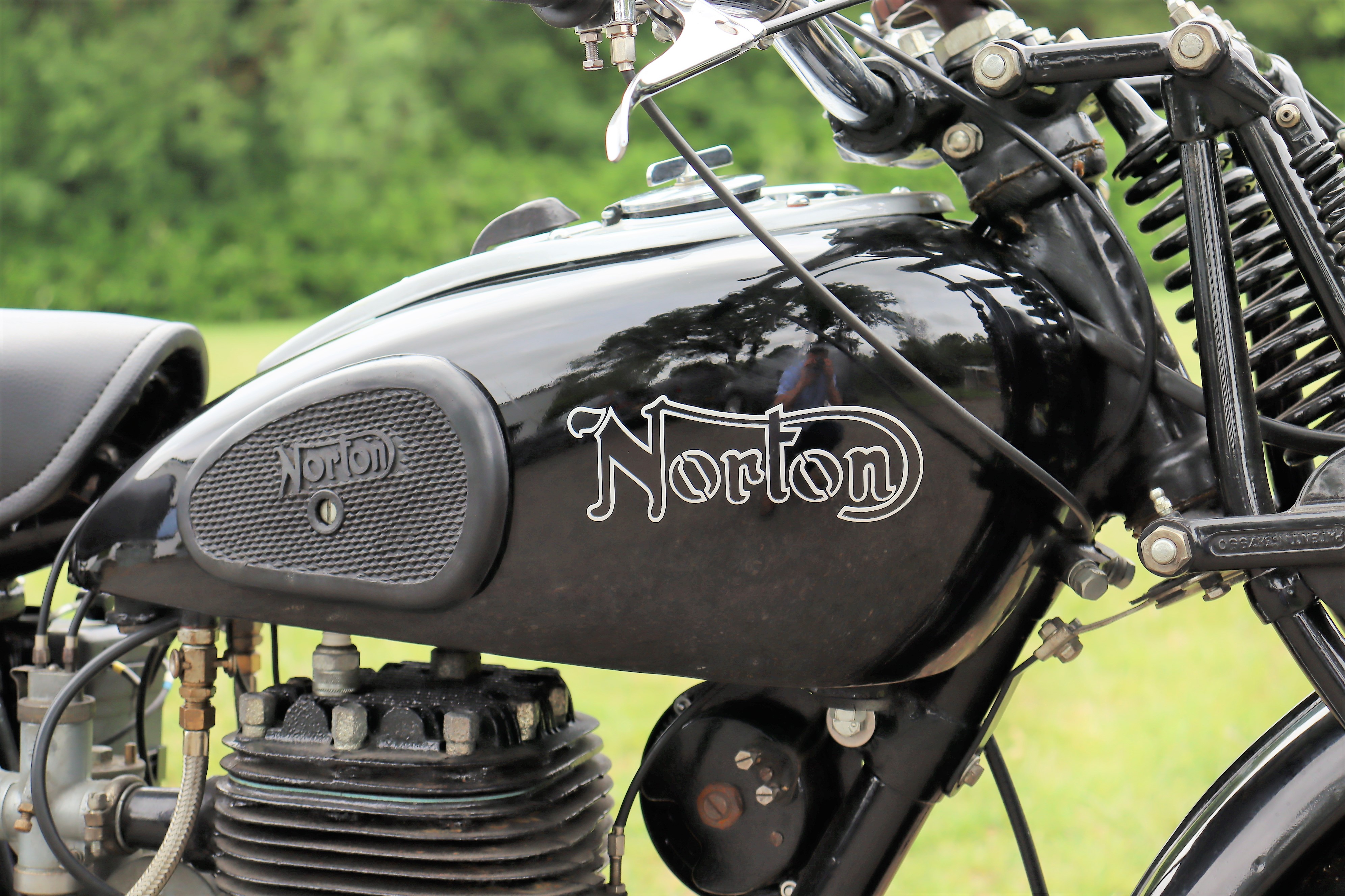 Lot 107 - 1943 Norton 16H