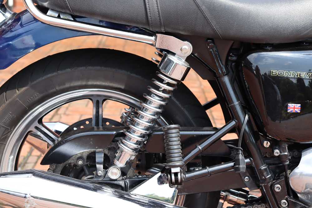 Lot 111 - 2009 Triumph Bonneville 865 SE