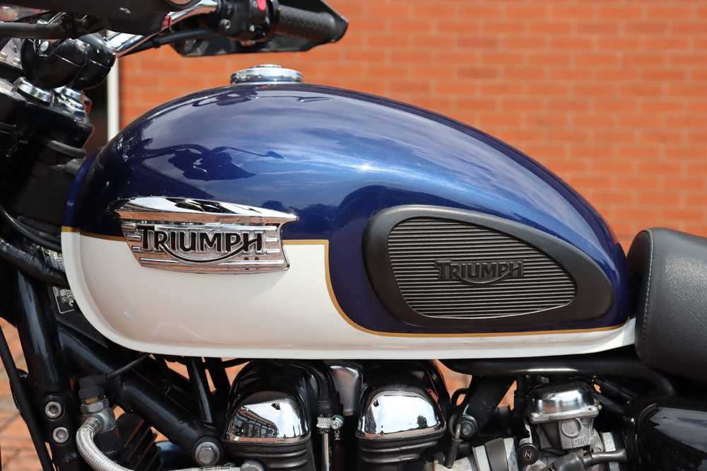 Lot 111 - 2009 Triumph Bonneville 865 SE