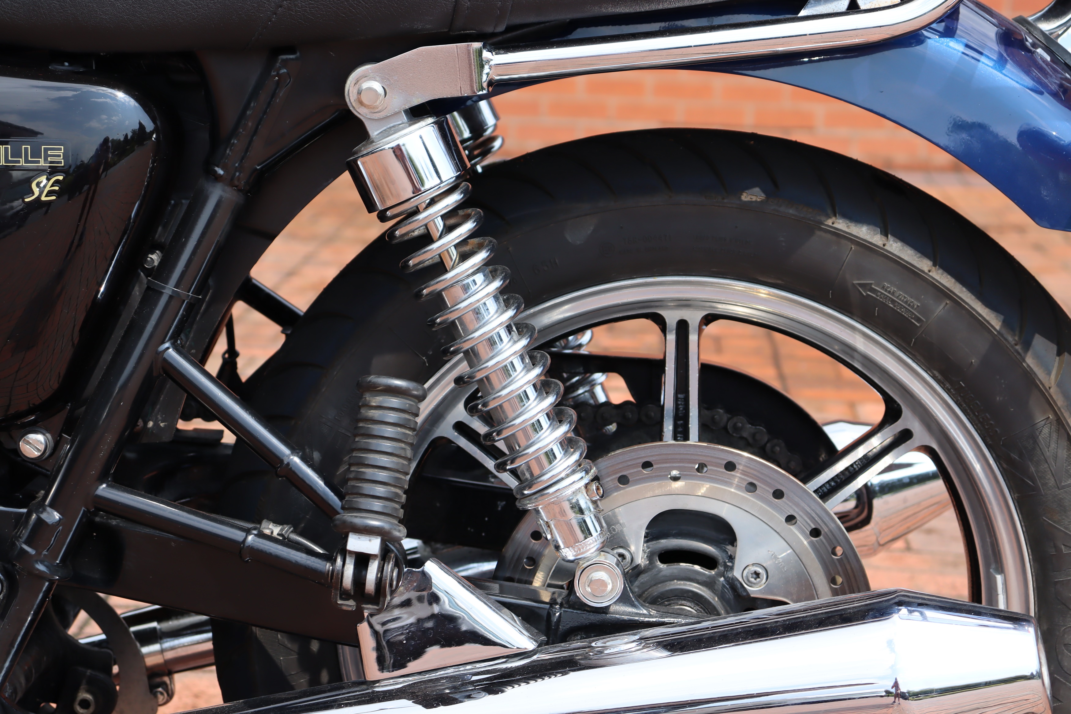 Lot 111 - 2009 Triumph Bonneville 865 SE