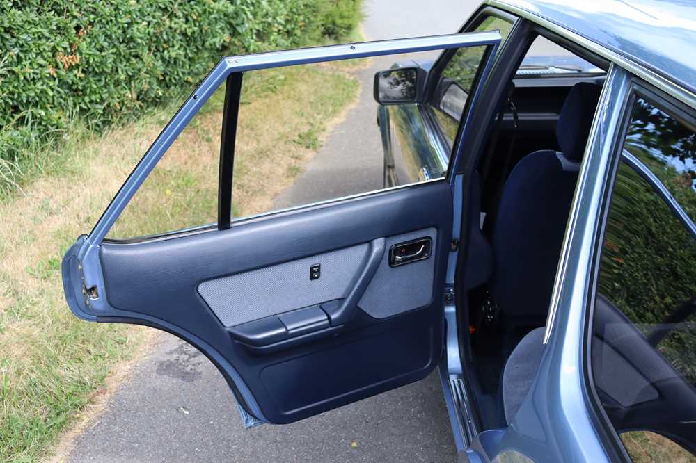 Lot 14 - 1986 Ford Granada MkII 2.8 GL Estate