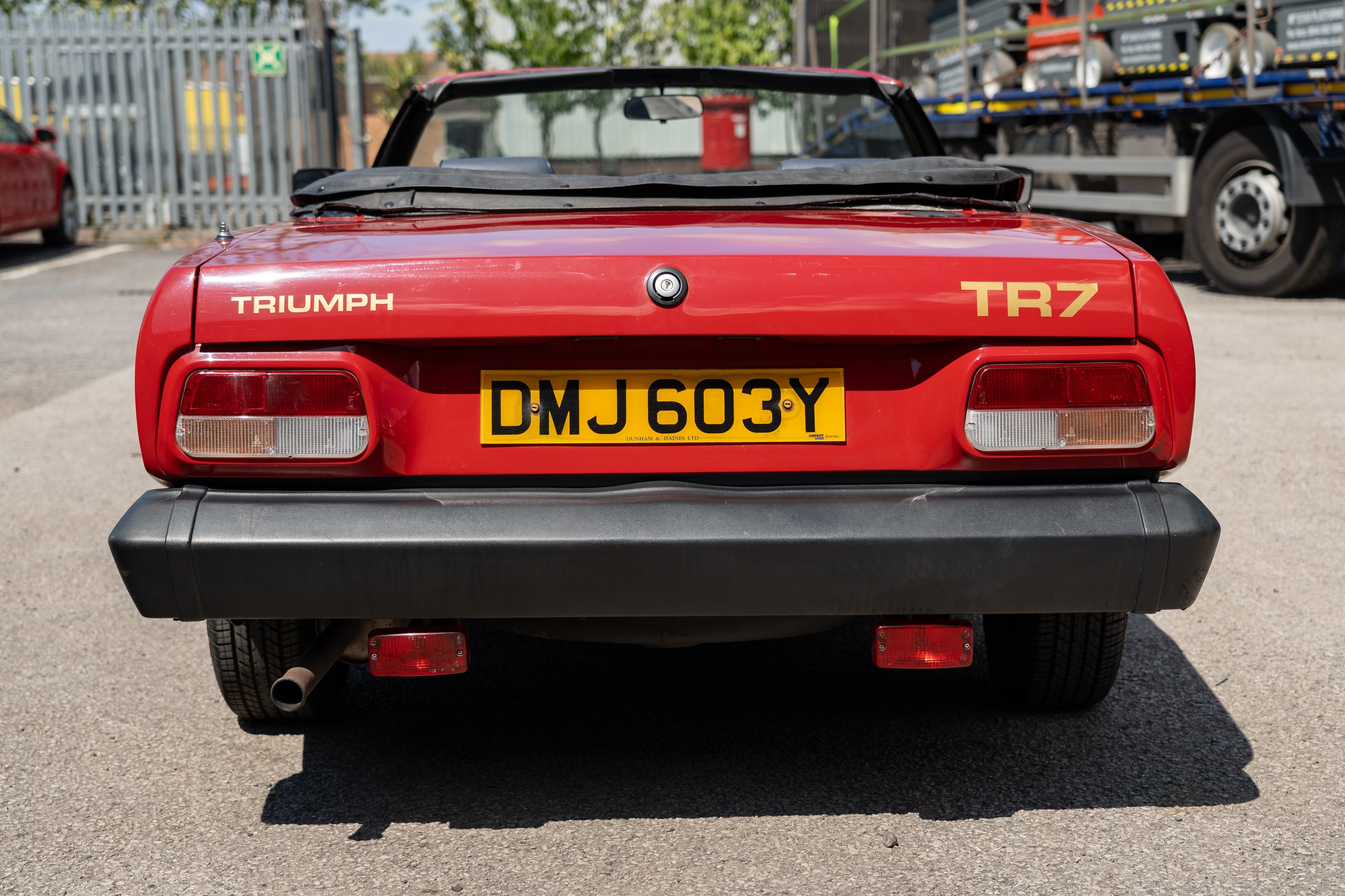 Lot 27 - 1982 Triumph TR7 Convertible