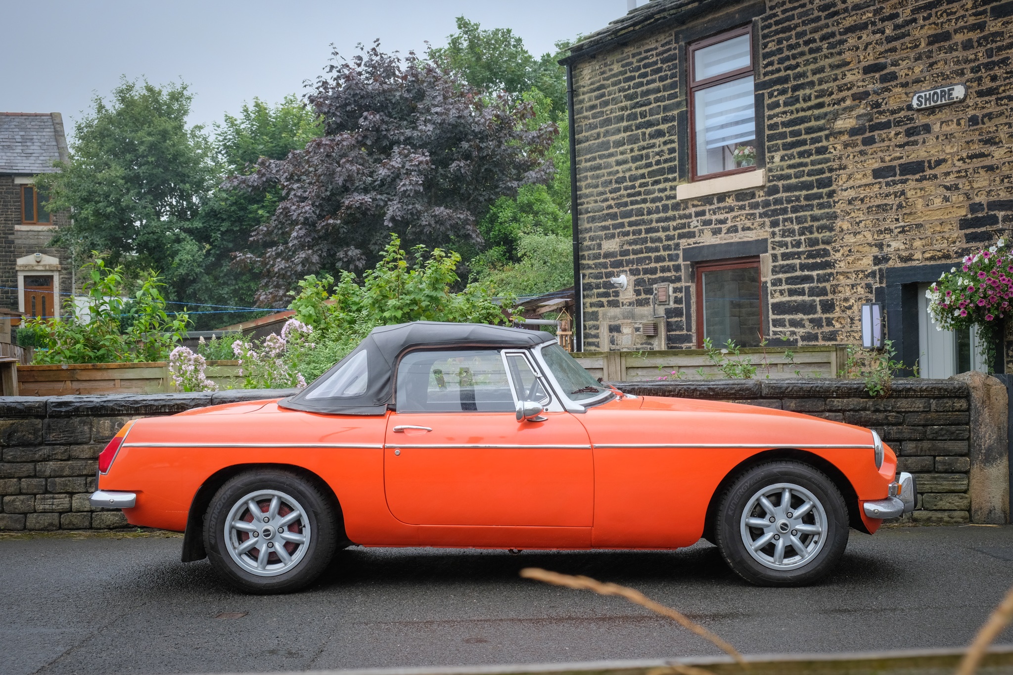Lot 84 - 1973 MG B Roadster