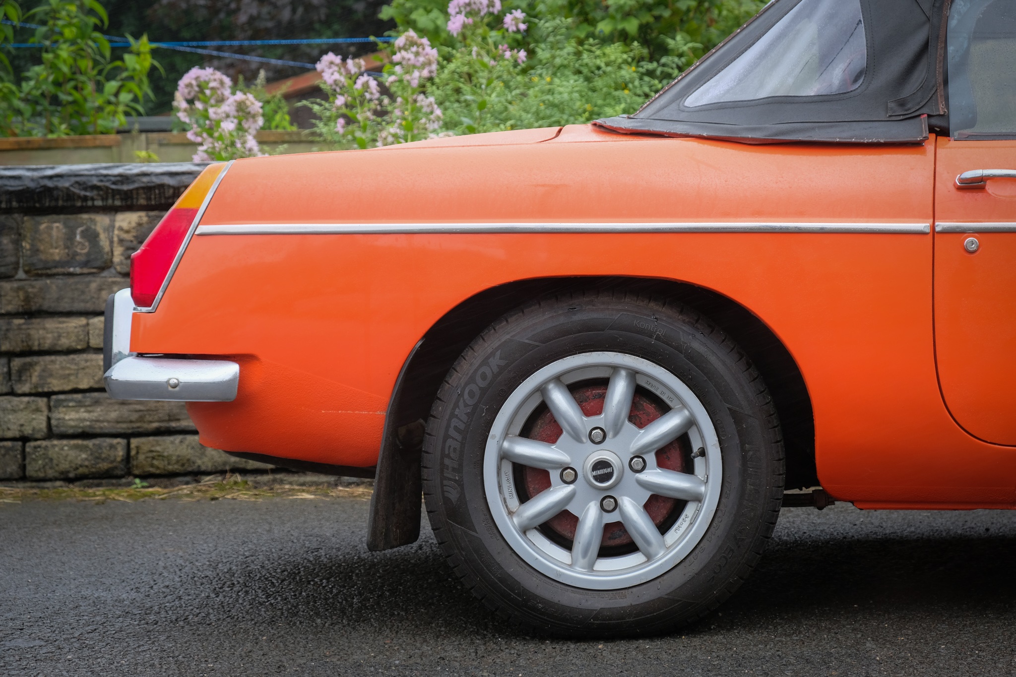 Lot 84 - 1973 MG B Roadster